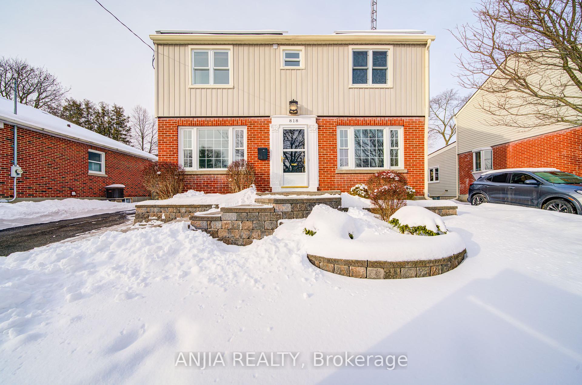 818 Masson Street, Oshawa, ON L1G 5A9