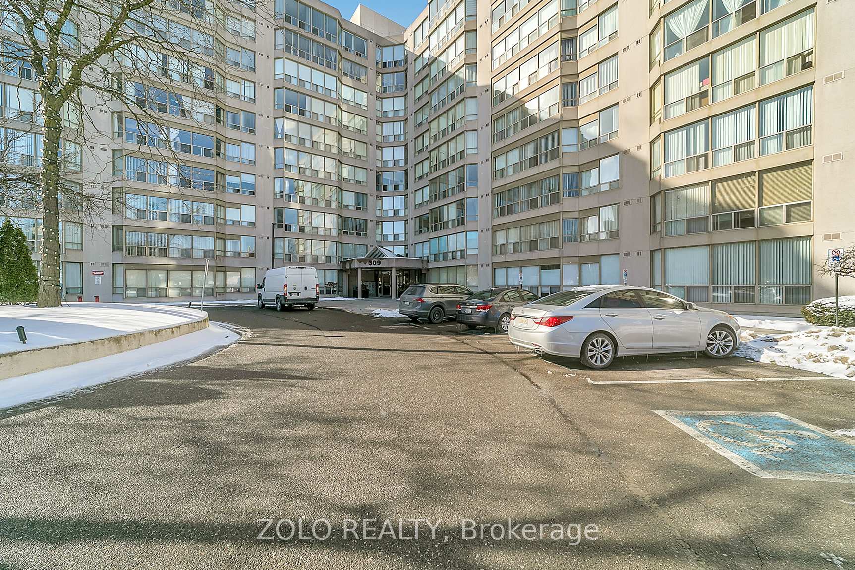 819 - 309 Major Mackenzie Drive E, Richmond Hill, ON L4C 9V5