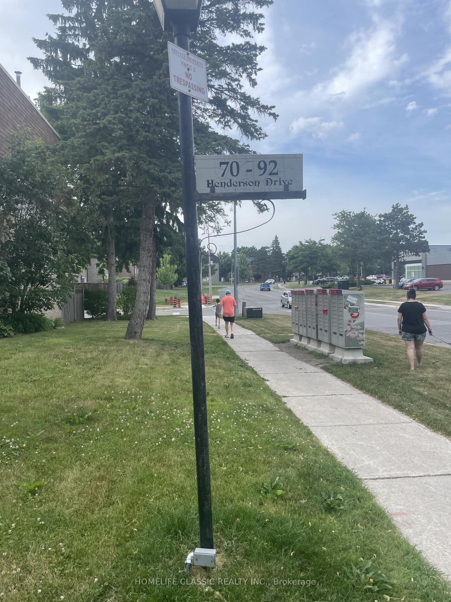 82 - 82 Henderson Drive, Aurora, ON L4G 3M3