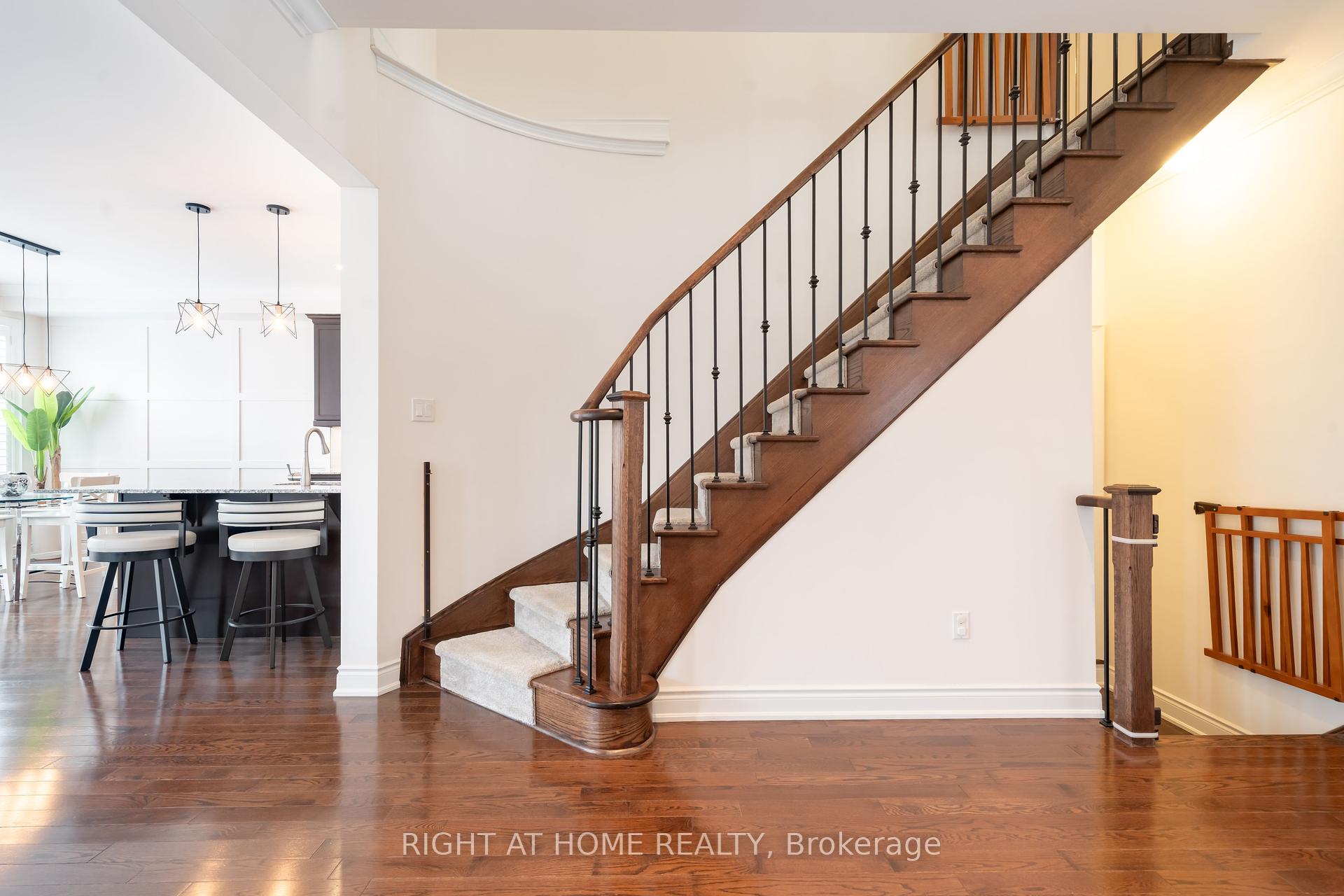 82 John Link Avenue, Georgina, ON L0E 1R0