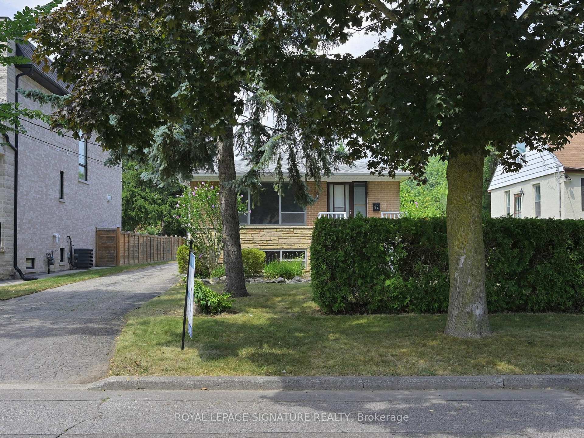 82 Northwood Drive, Toronto, ON M2M 2K1