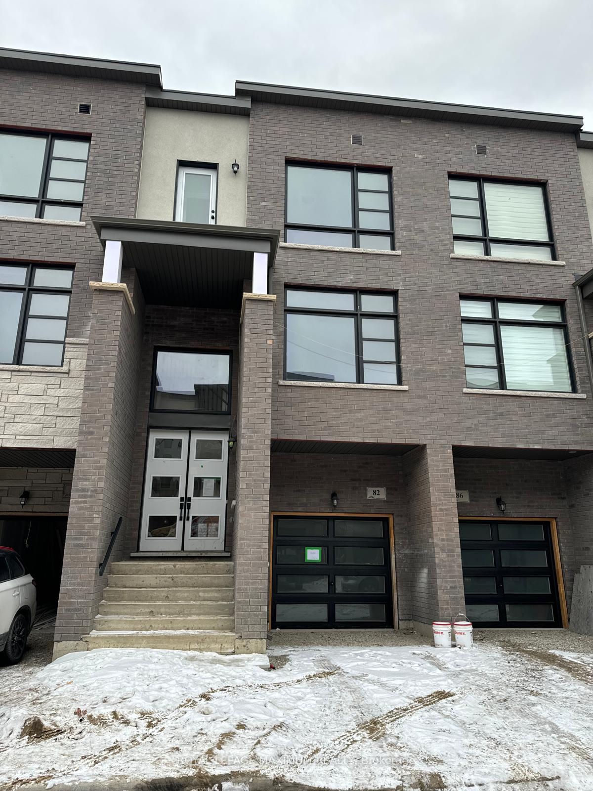 82 Paradox Street, Vaughan, ON L4L 1A7