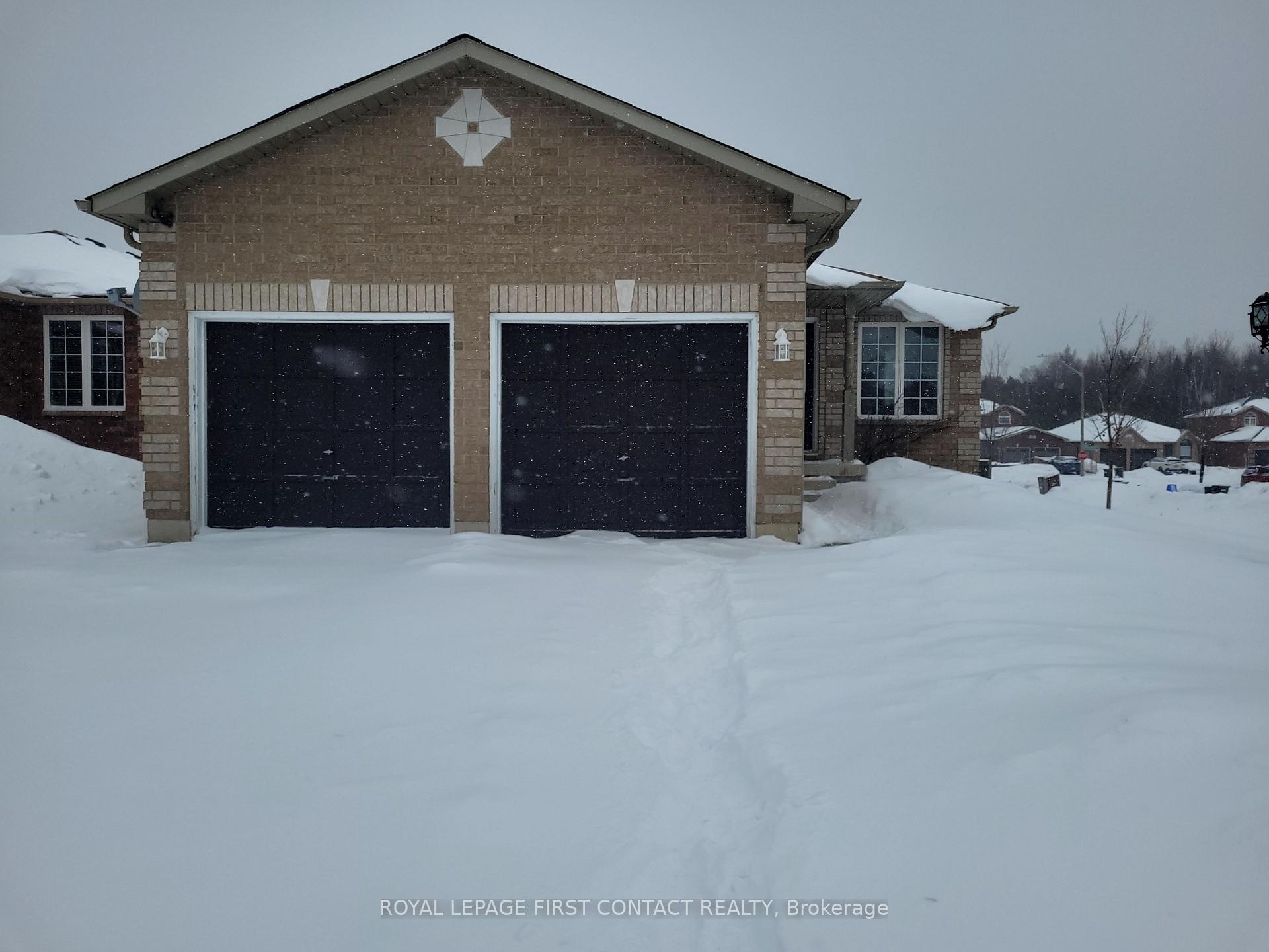 82 Shalom Way, Barrie, ON L4N 5Y4