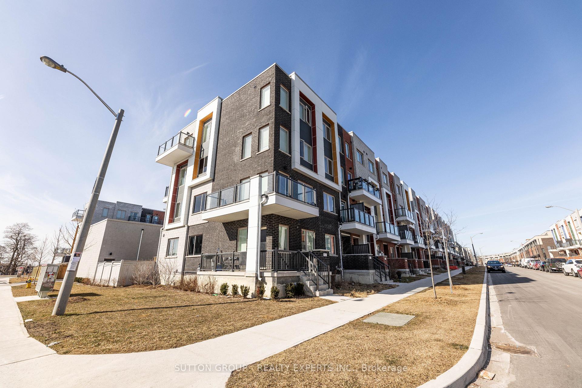 82 William Duncan Road, Toronto, ON M3K 0B7