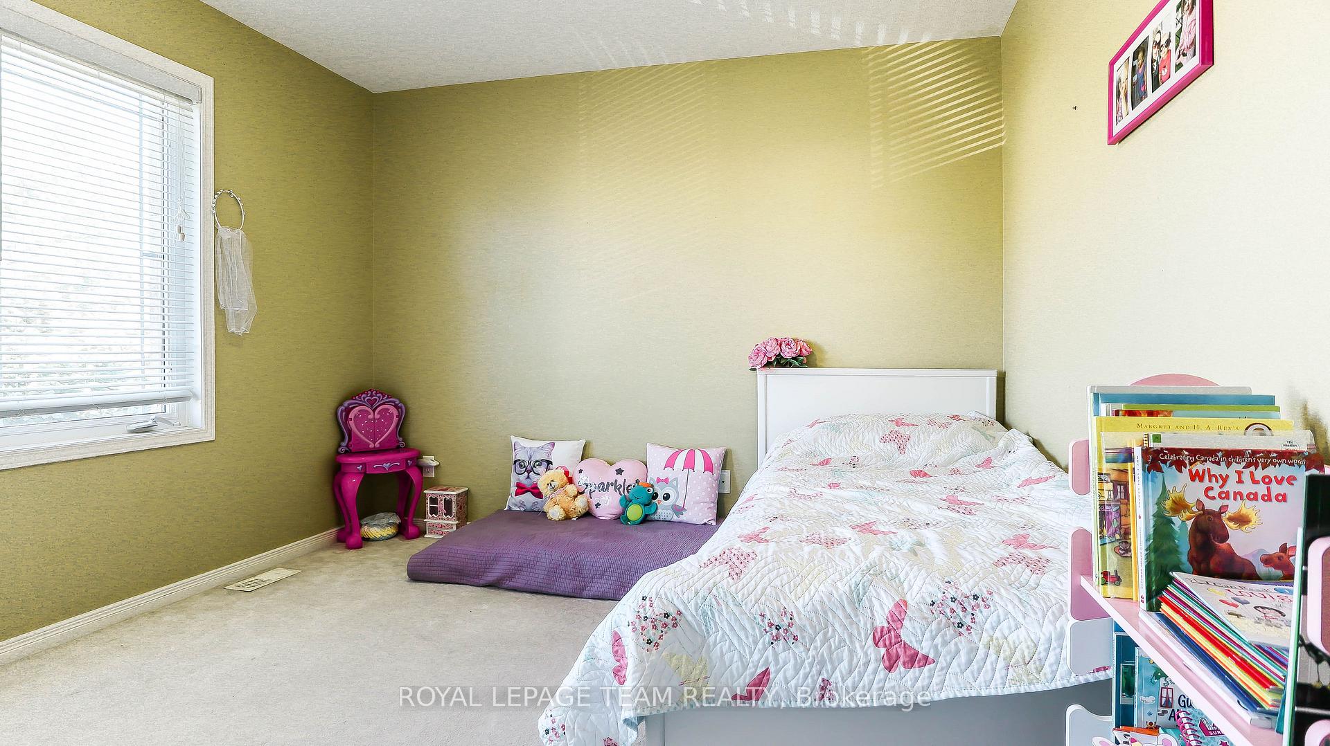 821 Clearbrook Drive, Barrhaven, ON K2J 0B3