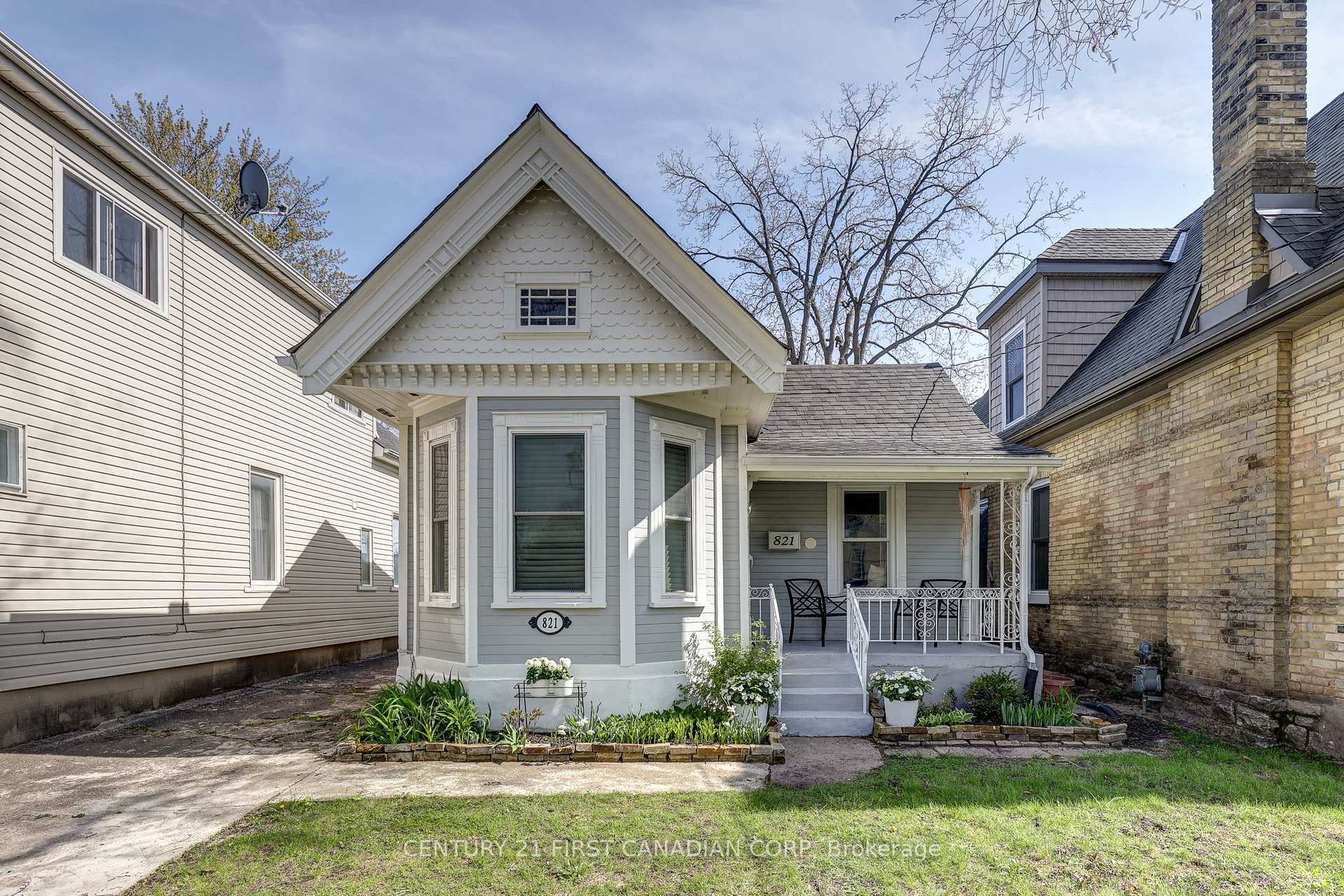 821 Queens Avenue, London East, ON N5W 3H7