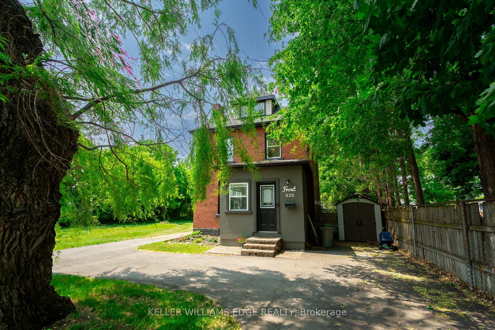 826 Beach Boulevard, Hamilton, ON L8H 6Z4