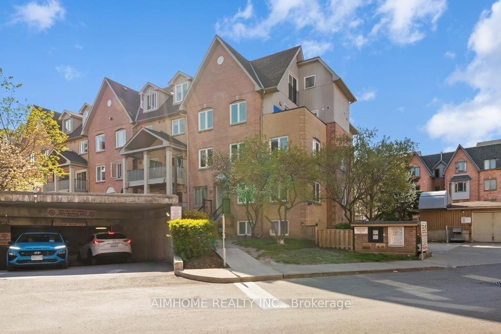 827 - 75 Weldrick Road E, Richmond Hill, ON L4C 0H9