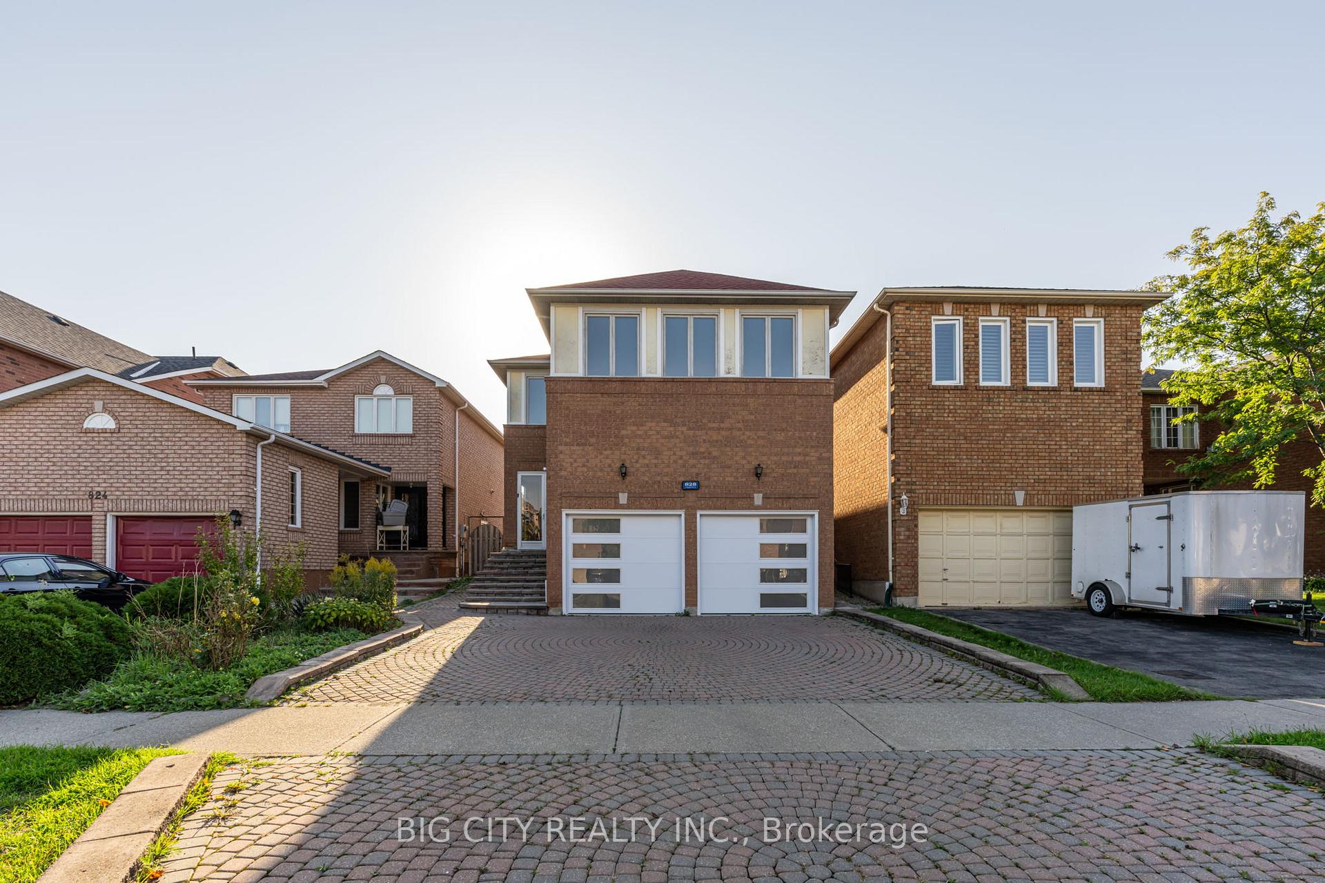 828 Cardington Street, Mississauga, ON L5V 1Z6