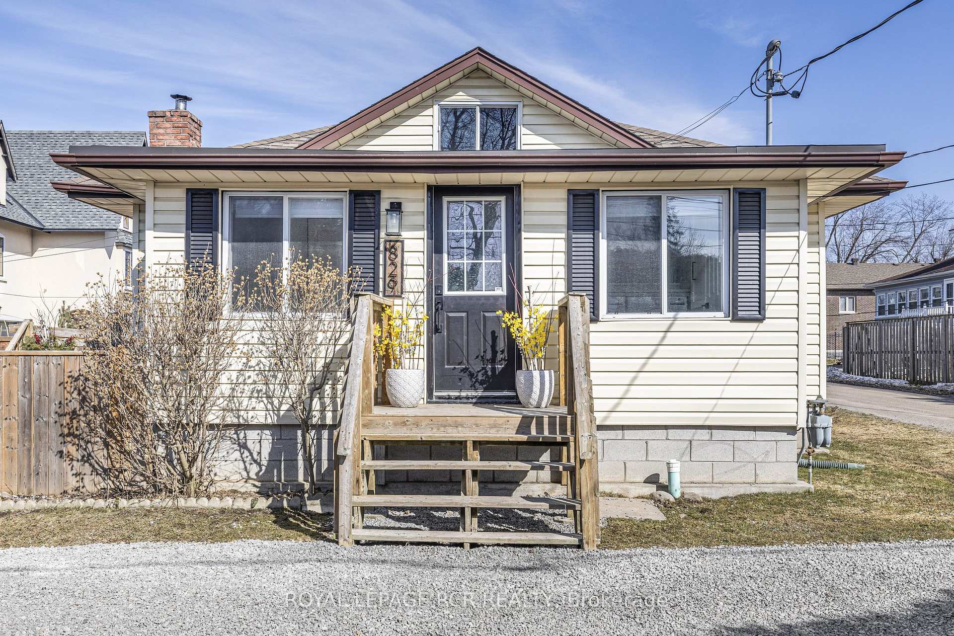 829 Sedore Avenue, Georgina, ON L0E 1S0