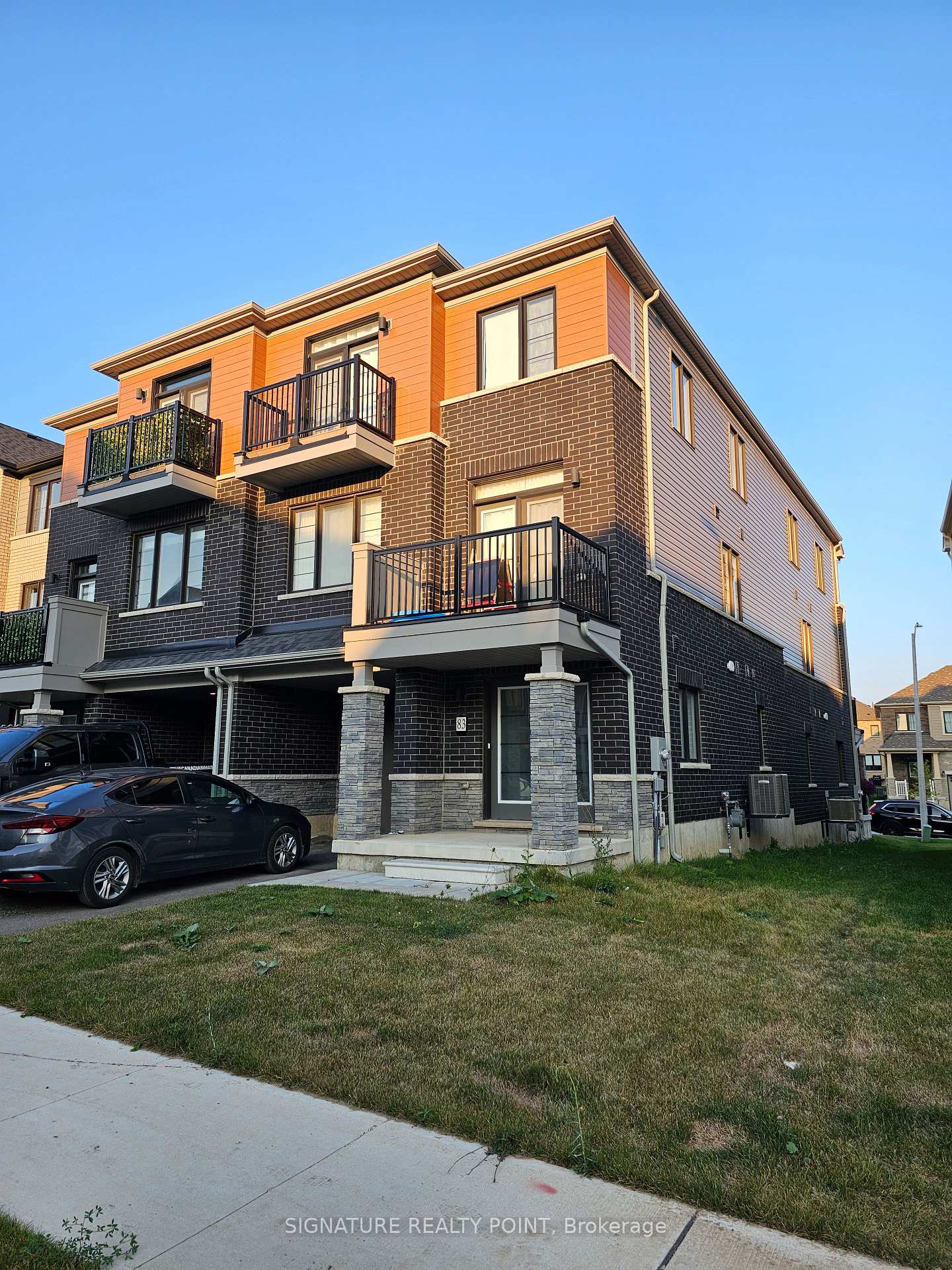 83 Norwich Crescent, Haldimand, ON N3W 0J4