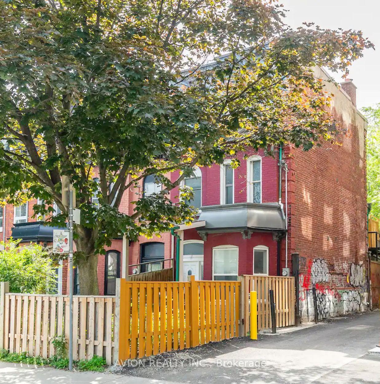 83 Sullivan Street, Toronto, ON M5T 1C2