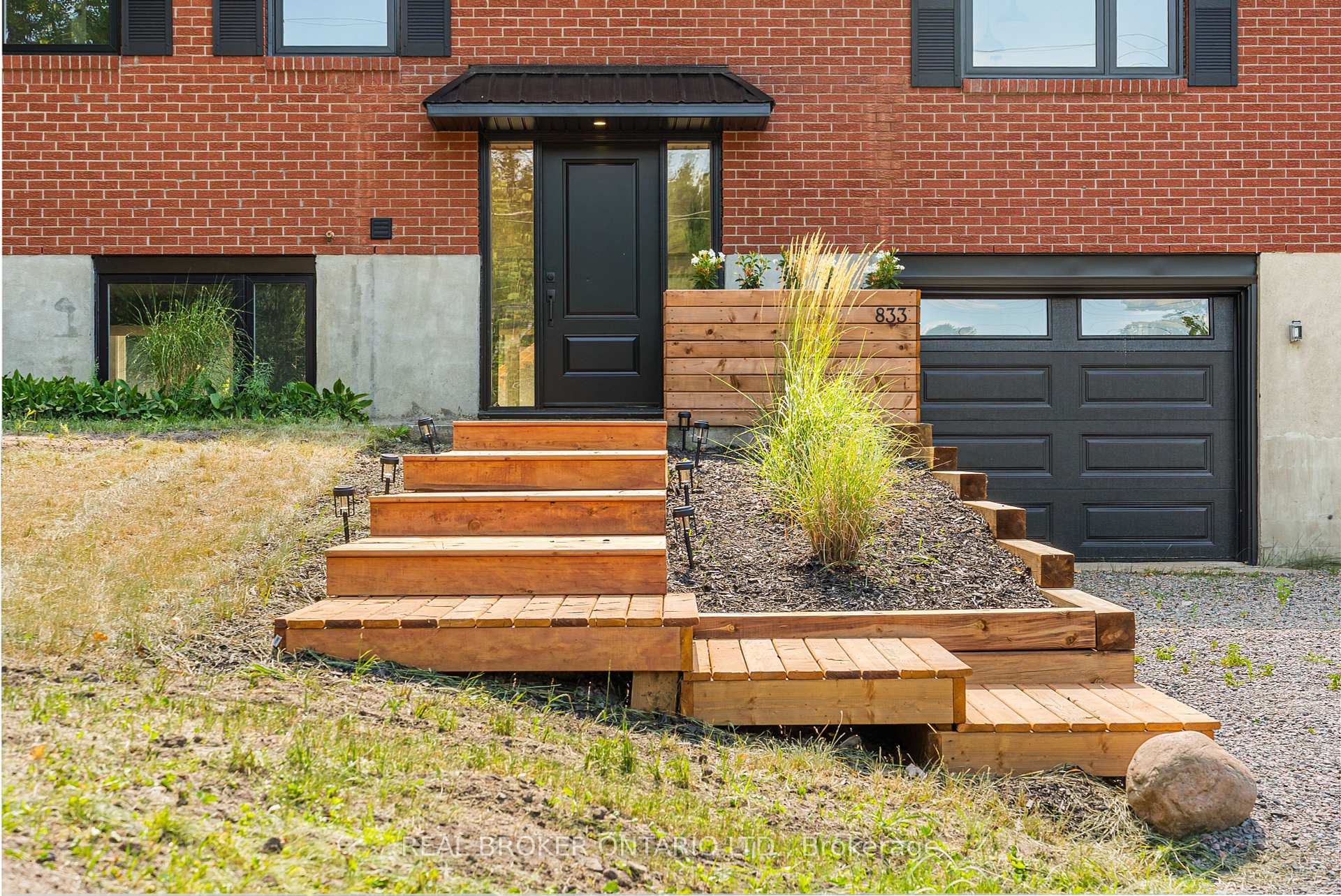 833 Beavertail Road, Carp - Huntley Ward, ON K0A 1L0