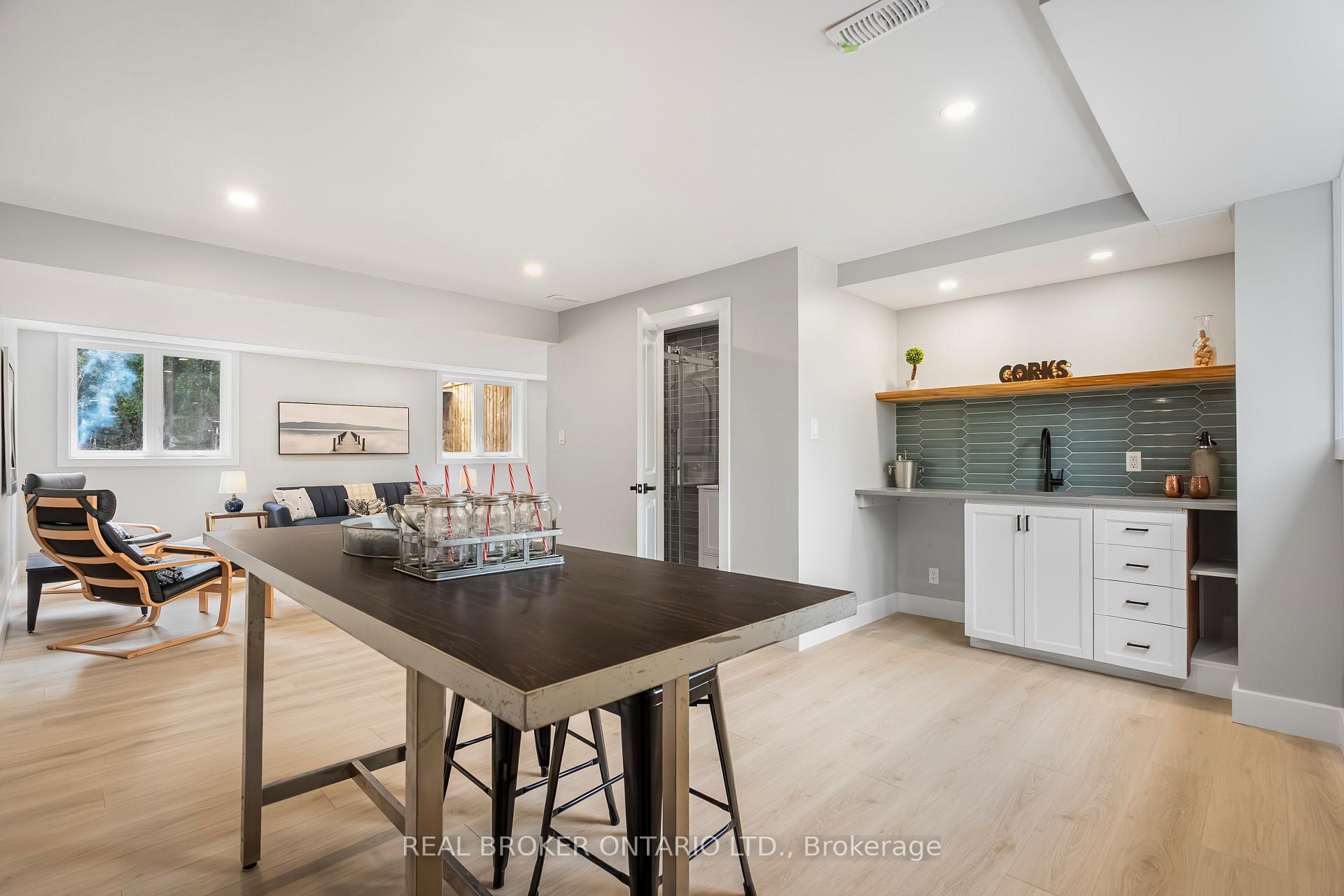 833 Beavertail Road, Carp - Huntley Ward, ON K0A 1L0