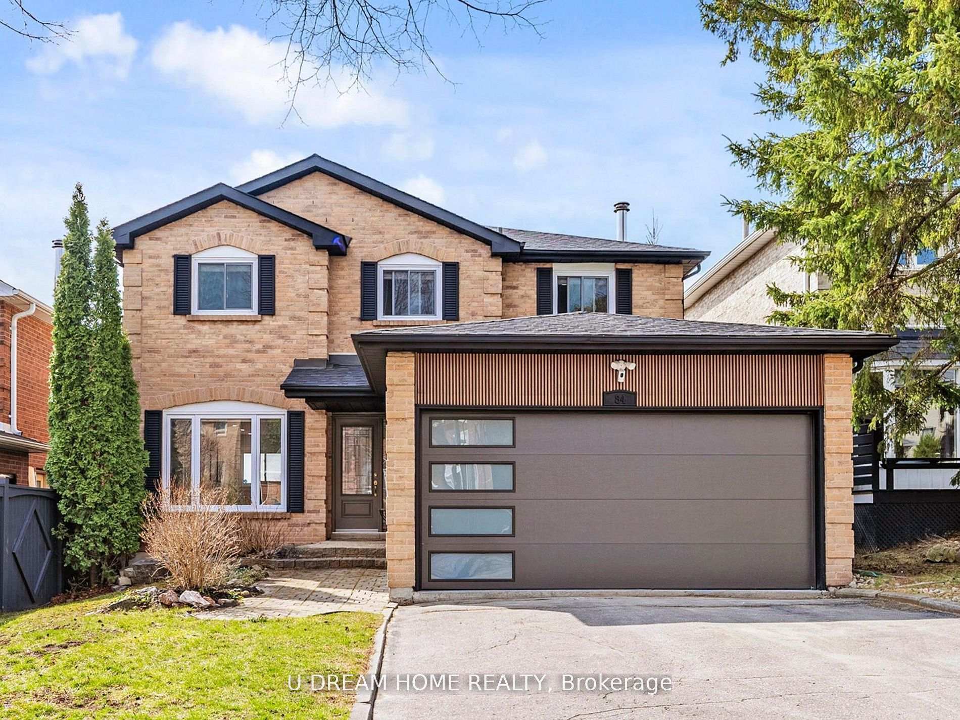 84 Autumn Way, Aurora, ON L4G 4P4