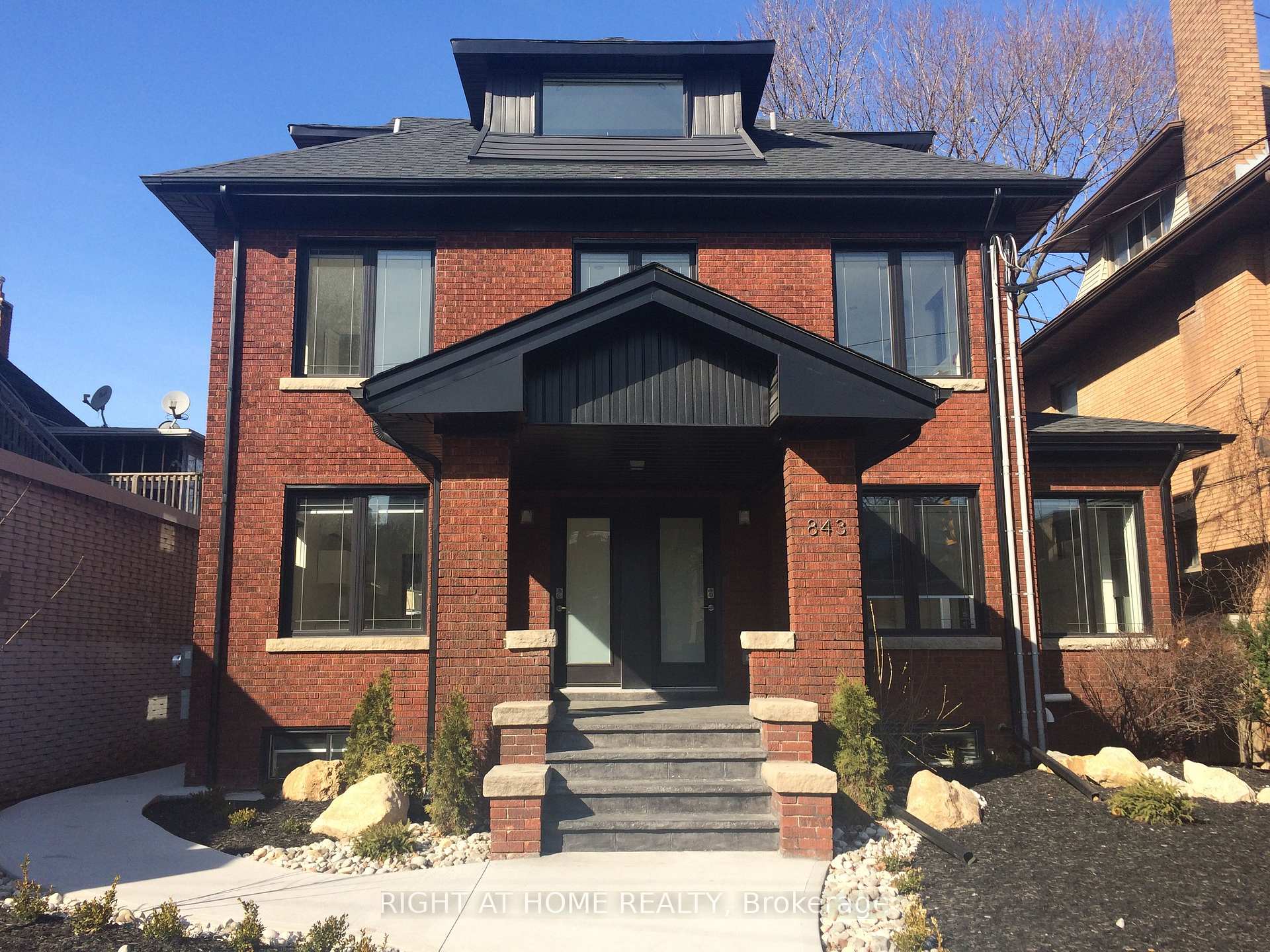 2 - 843 Main Street E, Hamilton, ON L8M 1L8