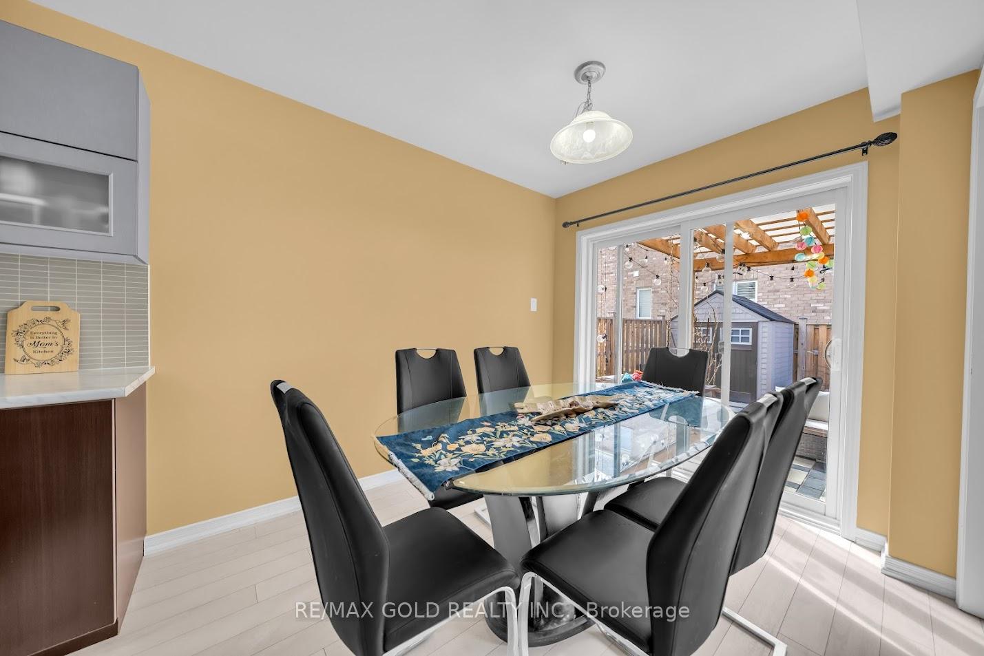 8436 Sweet Chestnut Drive, Niagara Falls, ON L2H 0N2