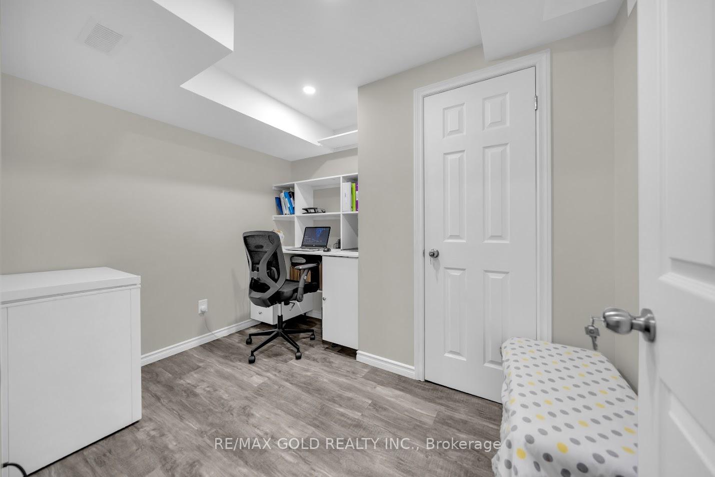 8436 Sweet Chestnut Drive, Niagara Falls, ON L2H 0N2