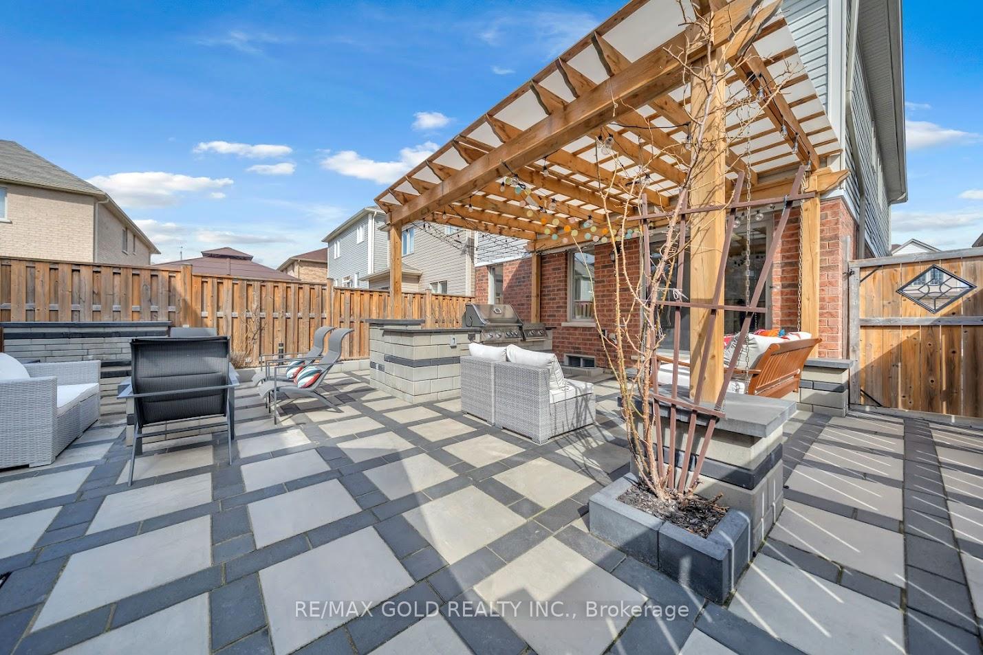 8436 Sweet Chestnut Drive, Niagara Falls, ON L2H 0N2