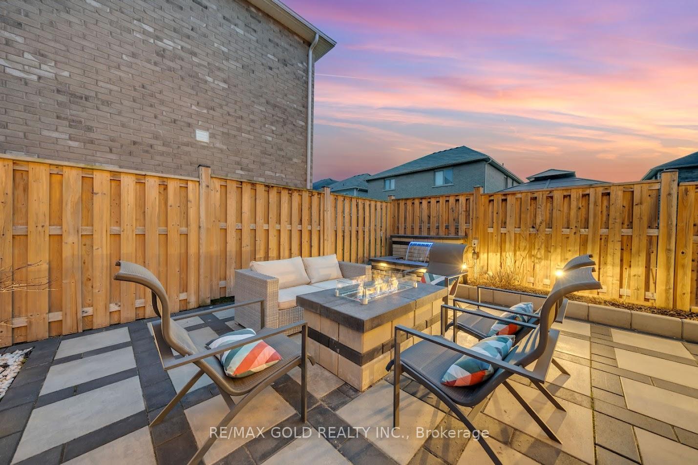 8436 Sweet Chestnut Drive, Niagara Falls, ON L2H 0N2