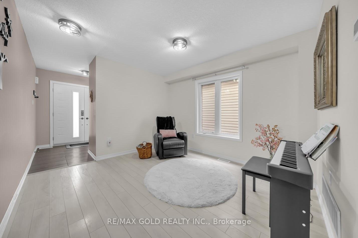 8436 Sweet Chestnut Drive, Niagara Falls, ON L2H 0N2