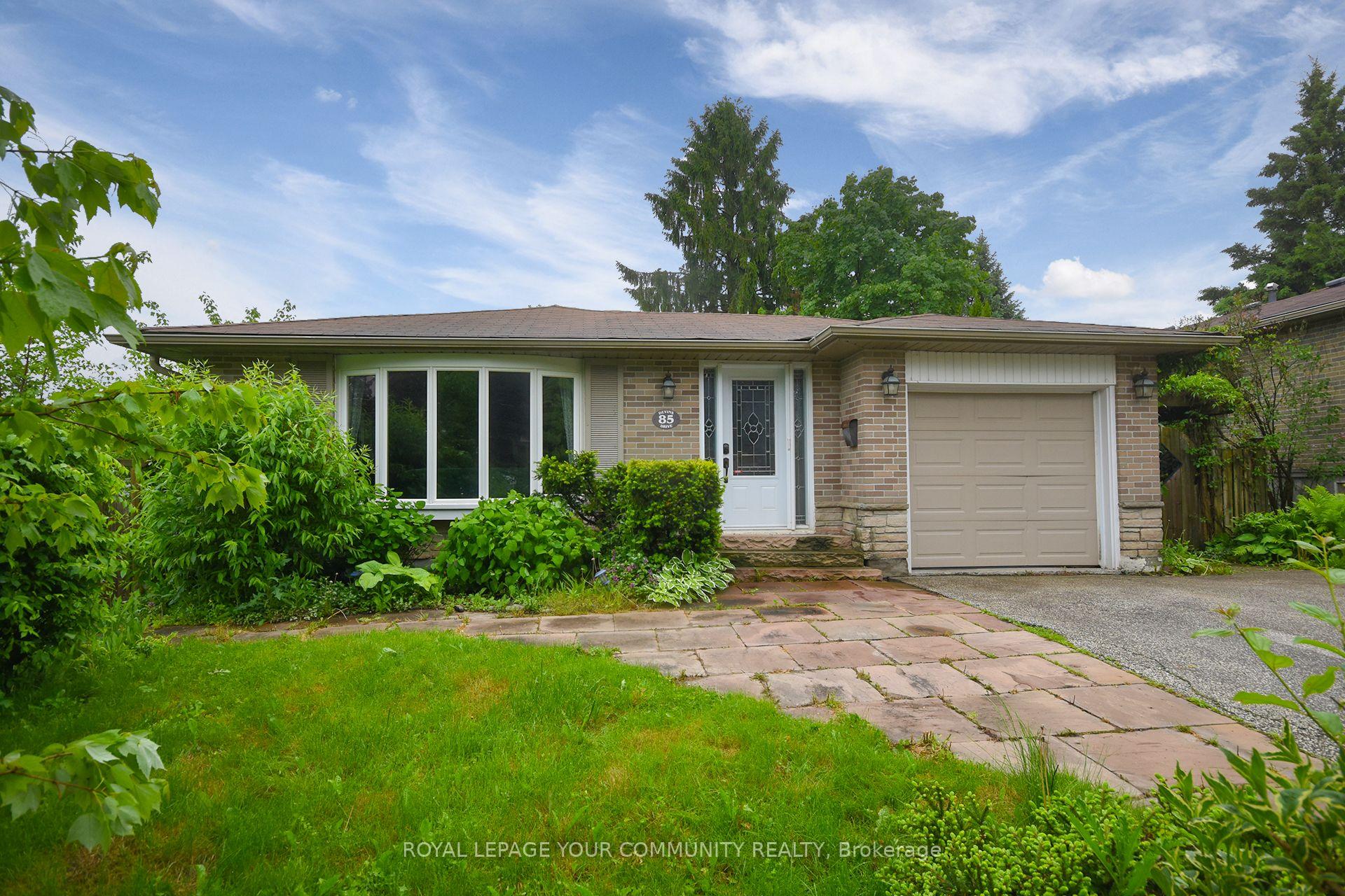 85 Devins Drive, Aurora, ON L4G 2Z5