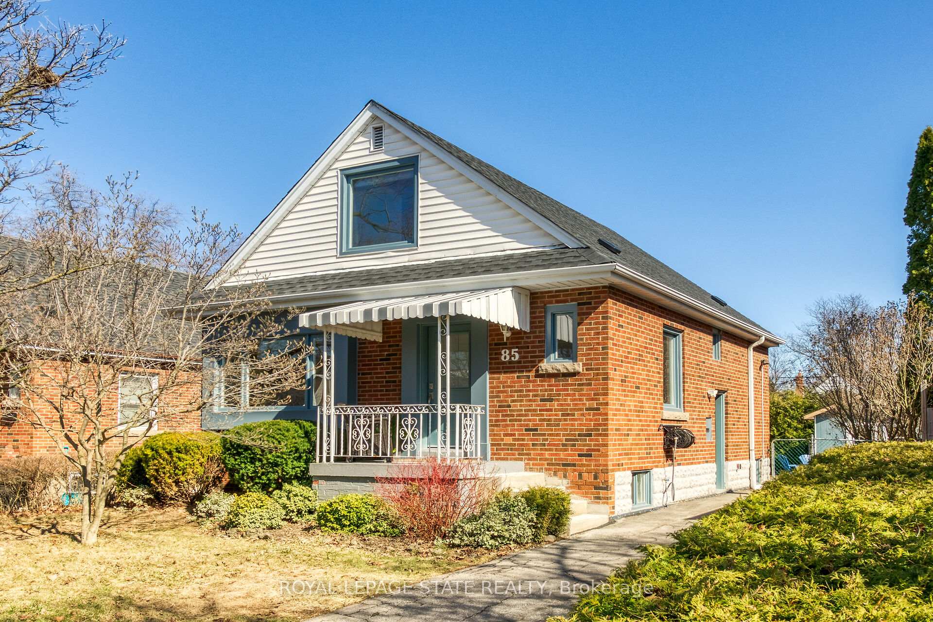 85 Erin Avenue, Hamilton, ON L8K 4W1