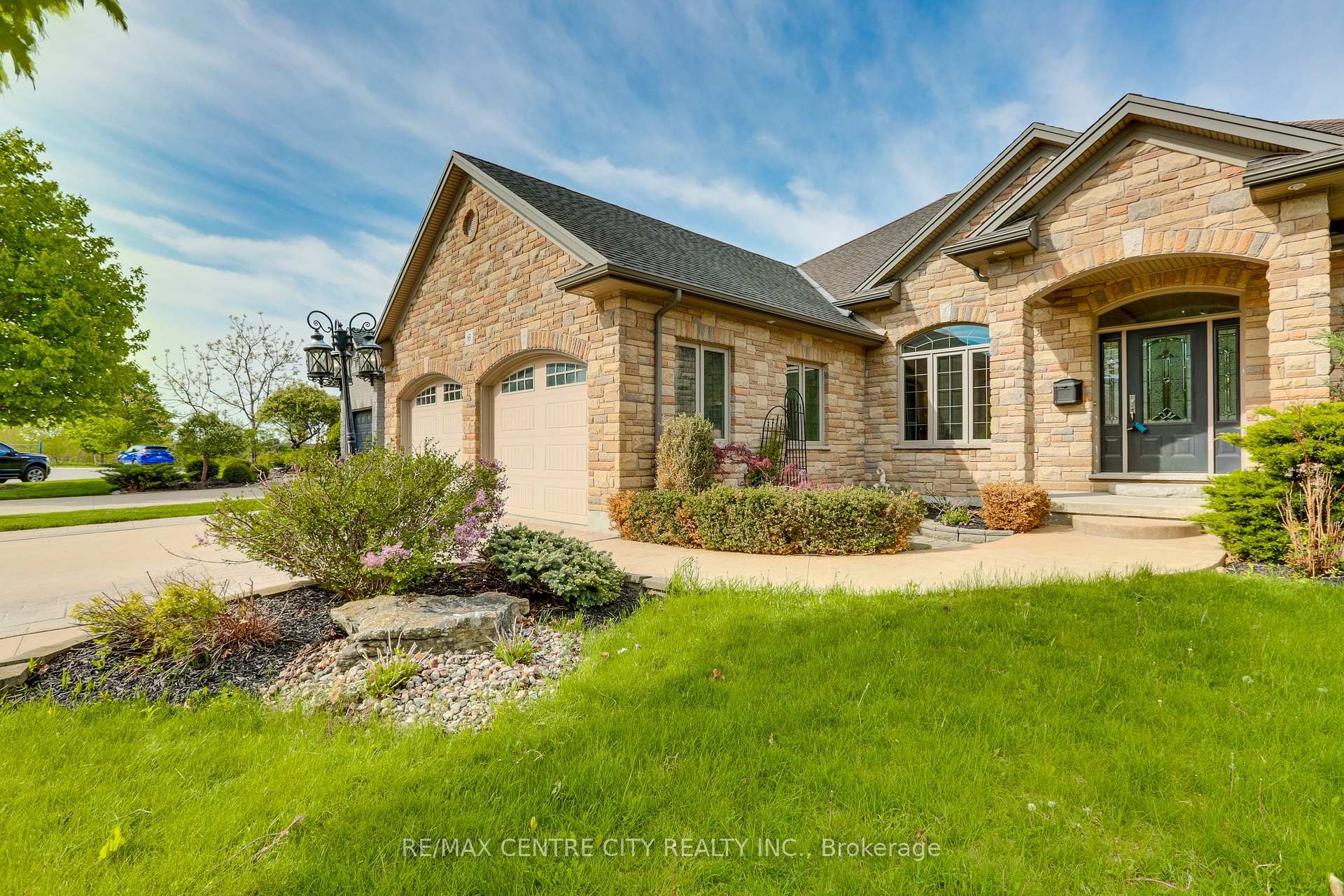 85 Prince of Wales Gate, London North, ON N6H 5M2