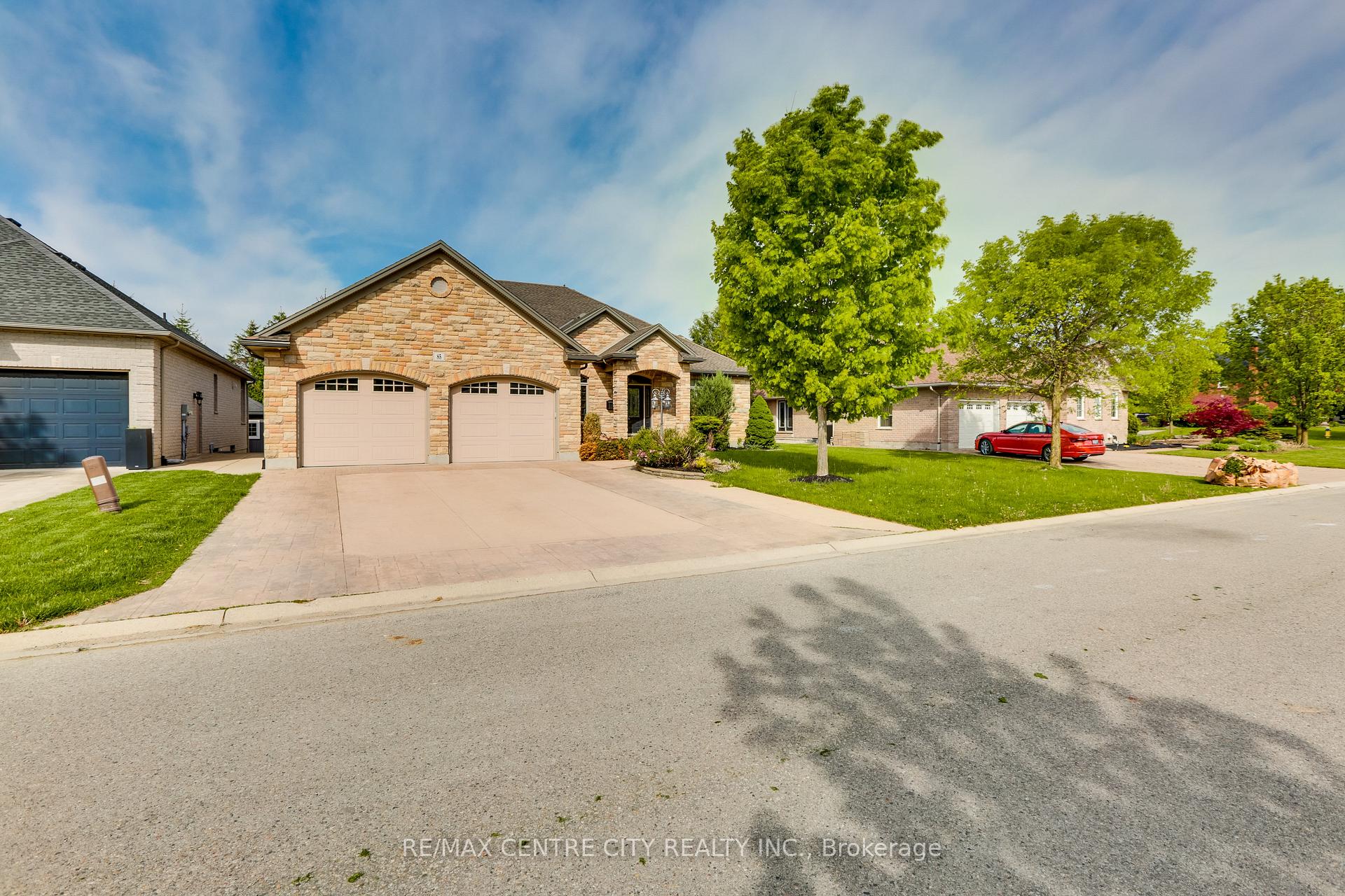85 Prince of Wales Gate, London North, ON N6H 5M2