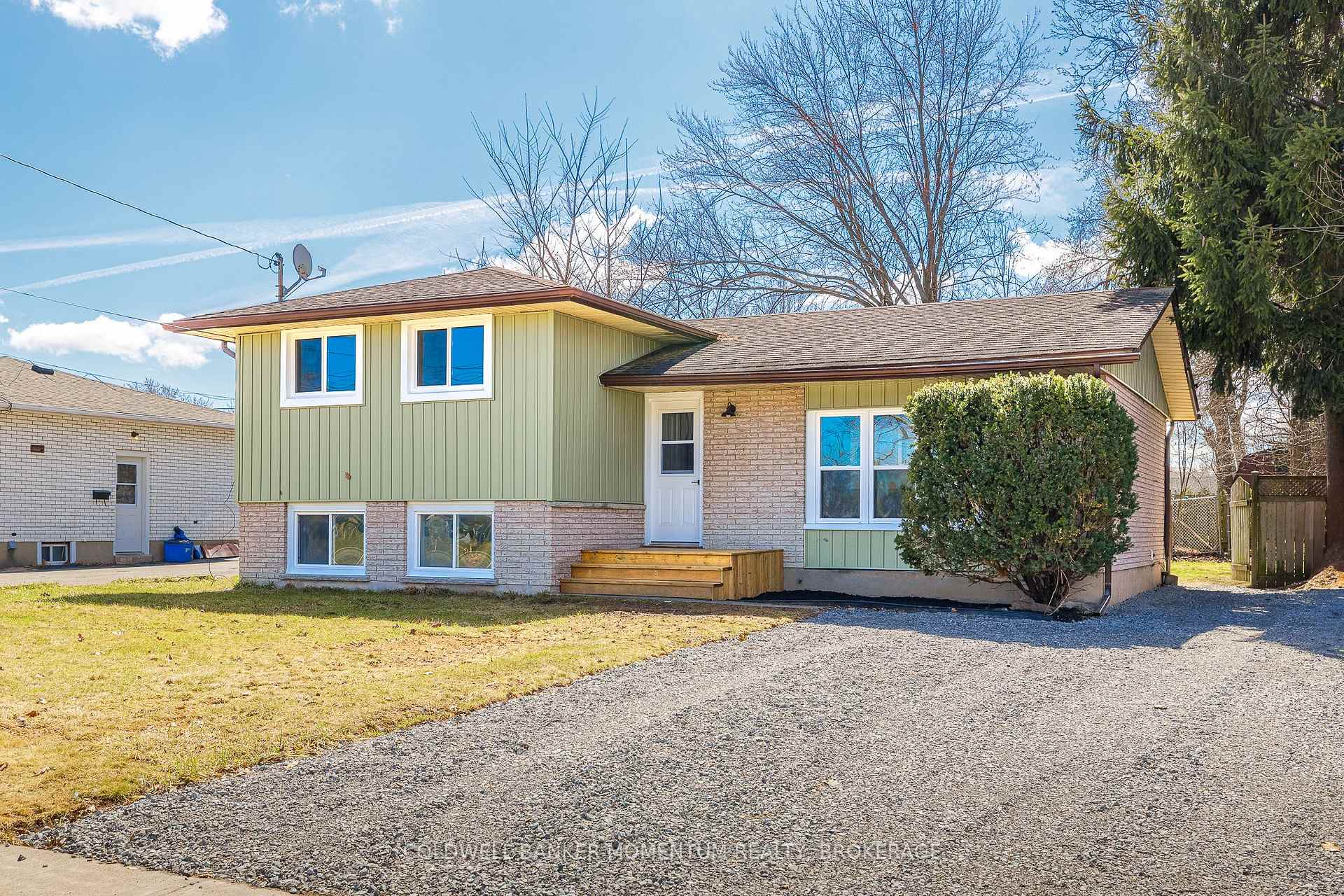 85 Woodlawn Road, Welland, ON L3C 3J4