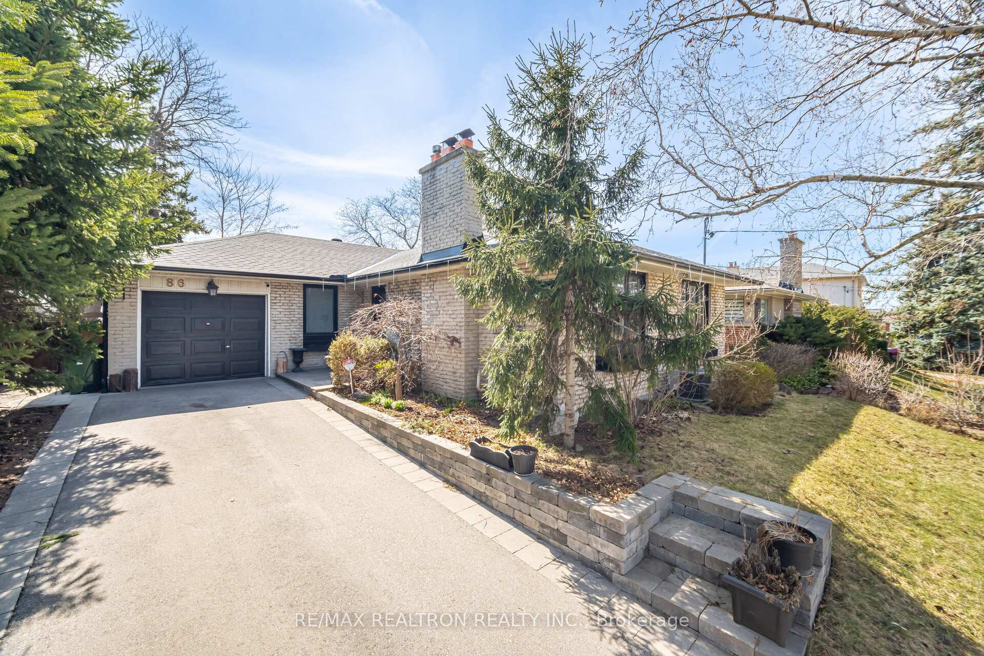 86 Crendon Drive, Toronto, ON M9C 3H3