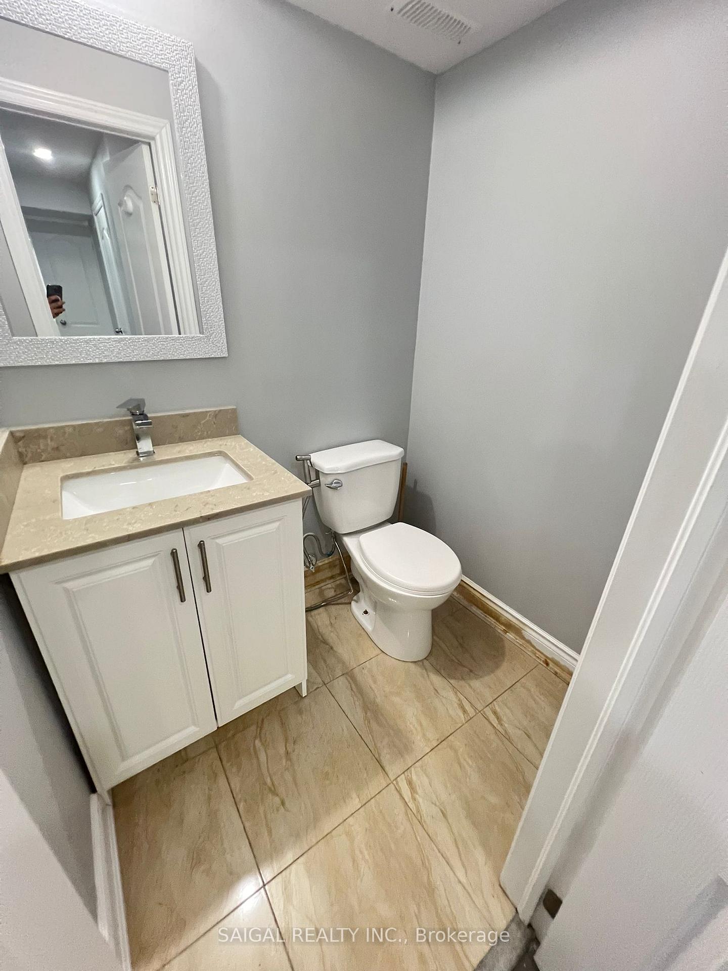 86 Queen Mary Drive, Brampton, ON L7A 2K3