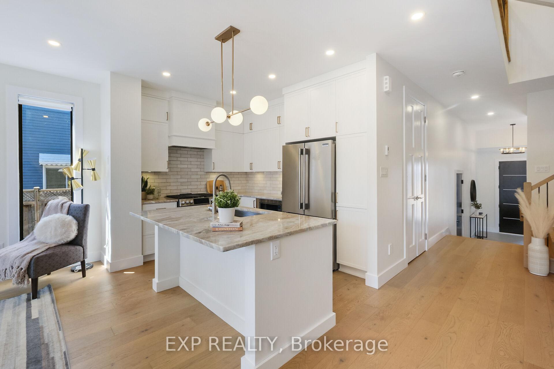 86 Queen Mary Street, Overbrook - Castleheights and Area, ON K1K 1X7