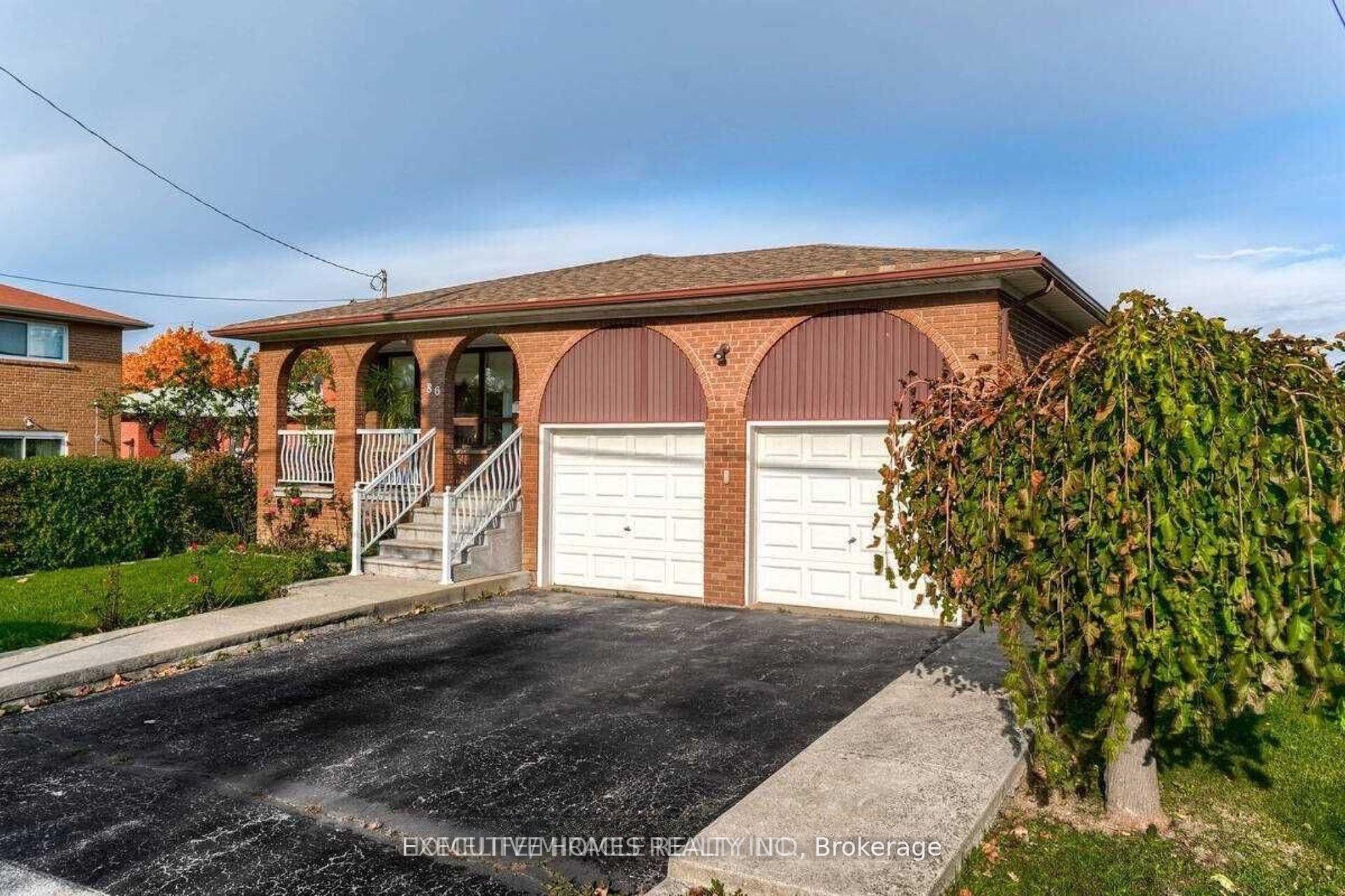 86 St Andrews Boulevard, Toronto, ON M9R 1W3