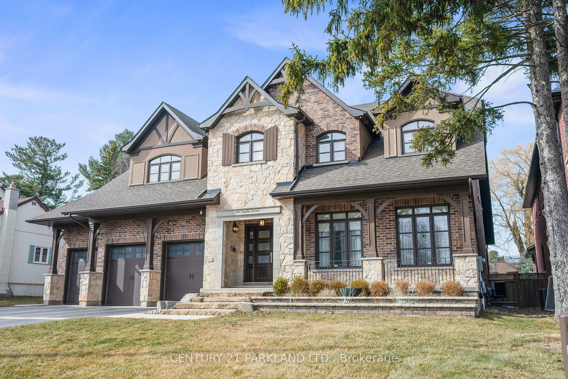 866 Taplin Drive, Pickering, ON L1V 1H3