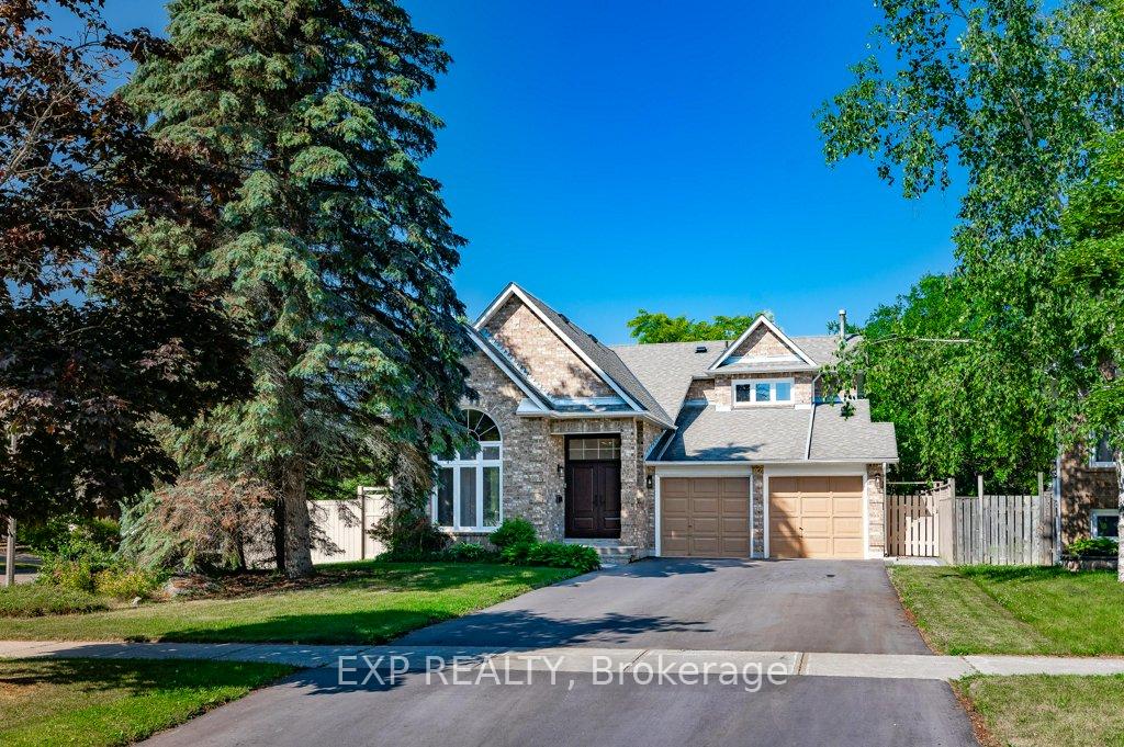 87 Royal Amber Crescent, East Gwillimbury, ON L0G 1M0