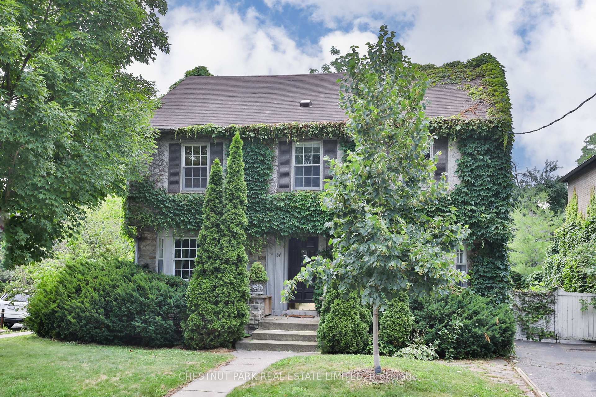 87 Tranmer Avenue, Toronto, ON M5P 1E3