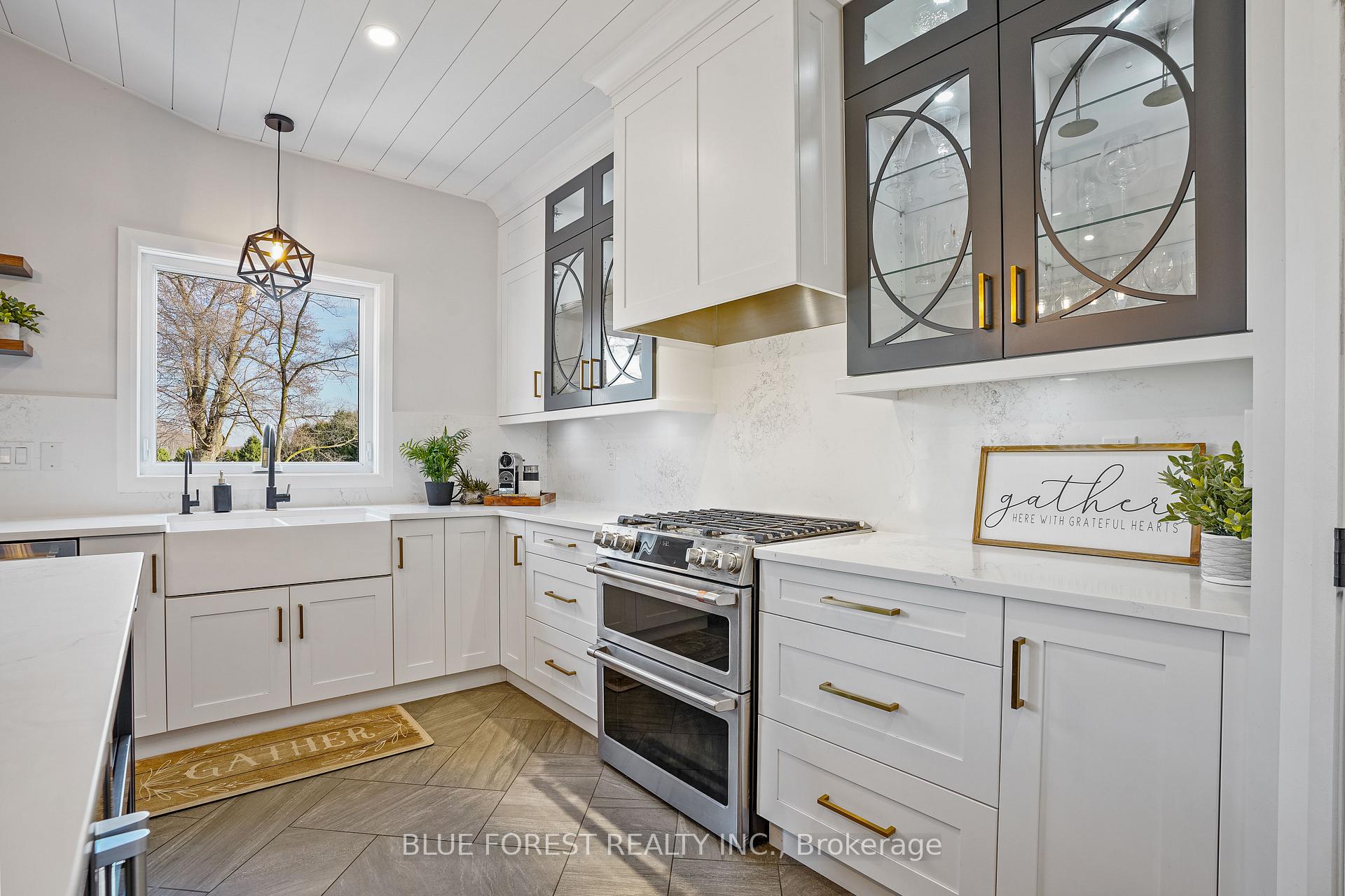 8748 Glengyle Drive, Strathroy-Caradoc, ON N7G 3H3