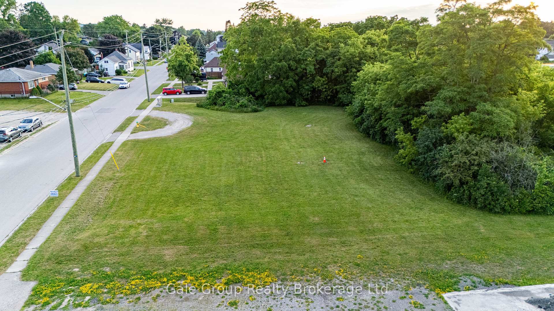 877 Dufferin Street, Woodstock, ON N4S 1Y8