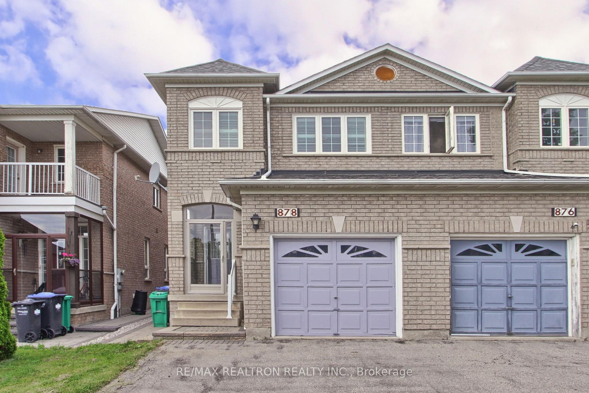 878 Khan Crescent, Mississauga, ON L5V 2R4