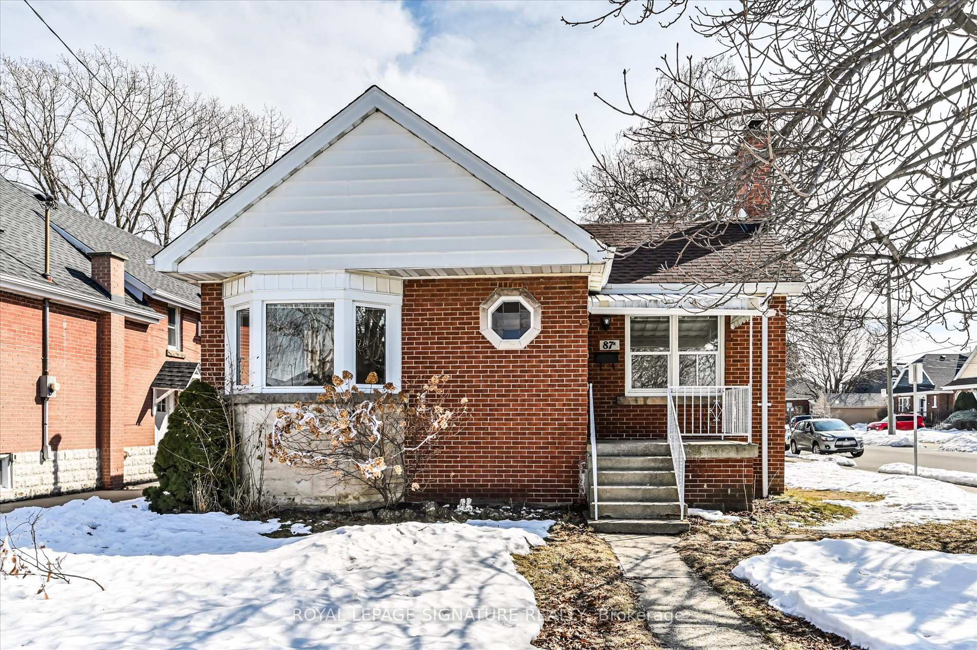 87A Barons Avenue S, Hamilton, ON L8K 2Y4