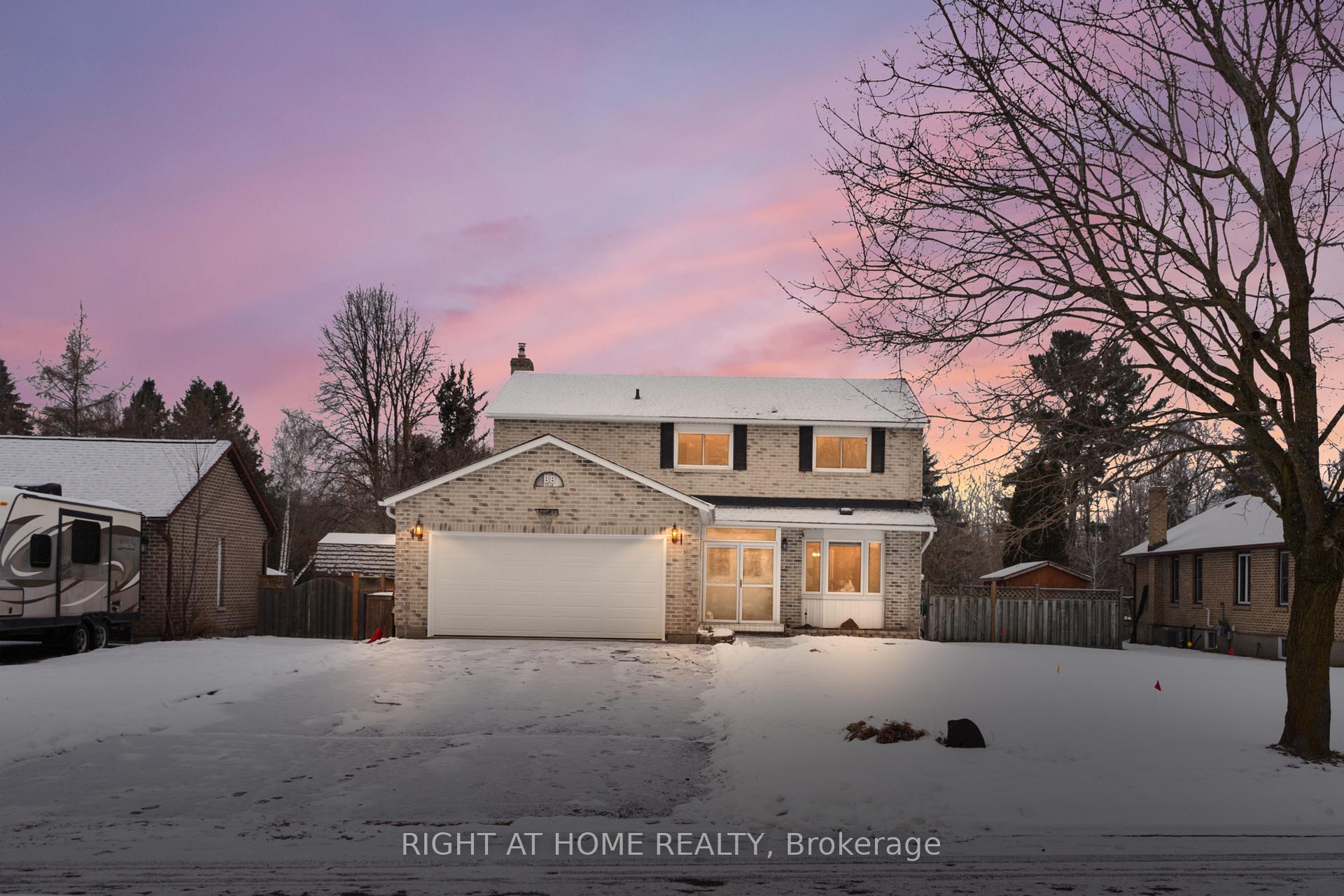 88 Oriole Drive, East Gwillimbury, ON L9N 1H3