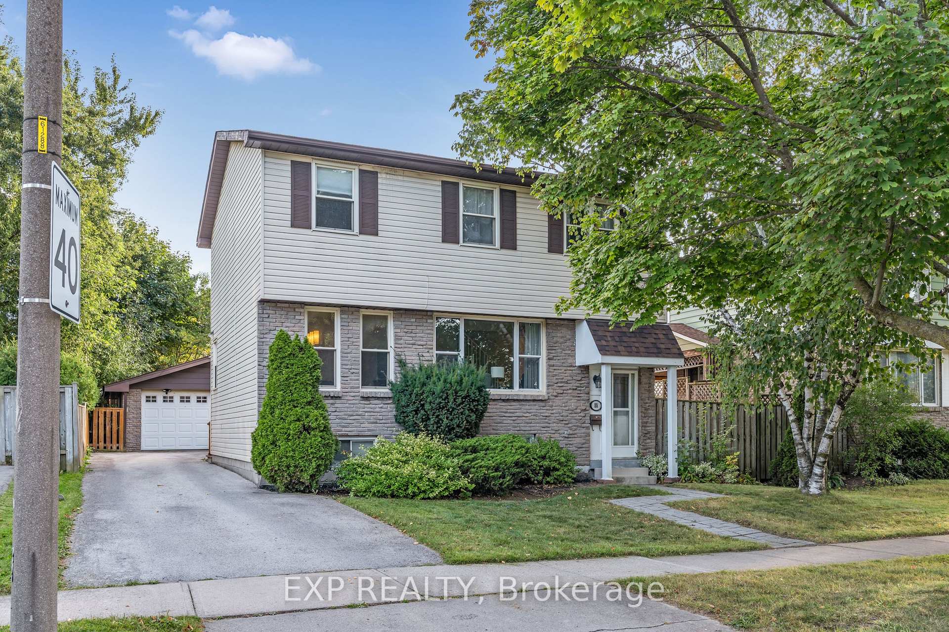 88 Rand Street S, Hamilton, ON L8J 1A8