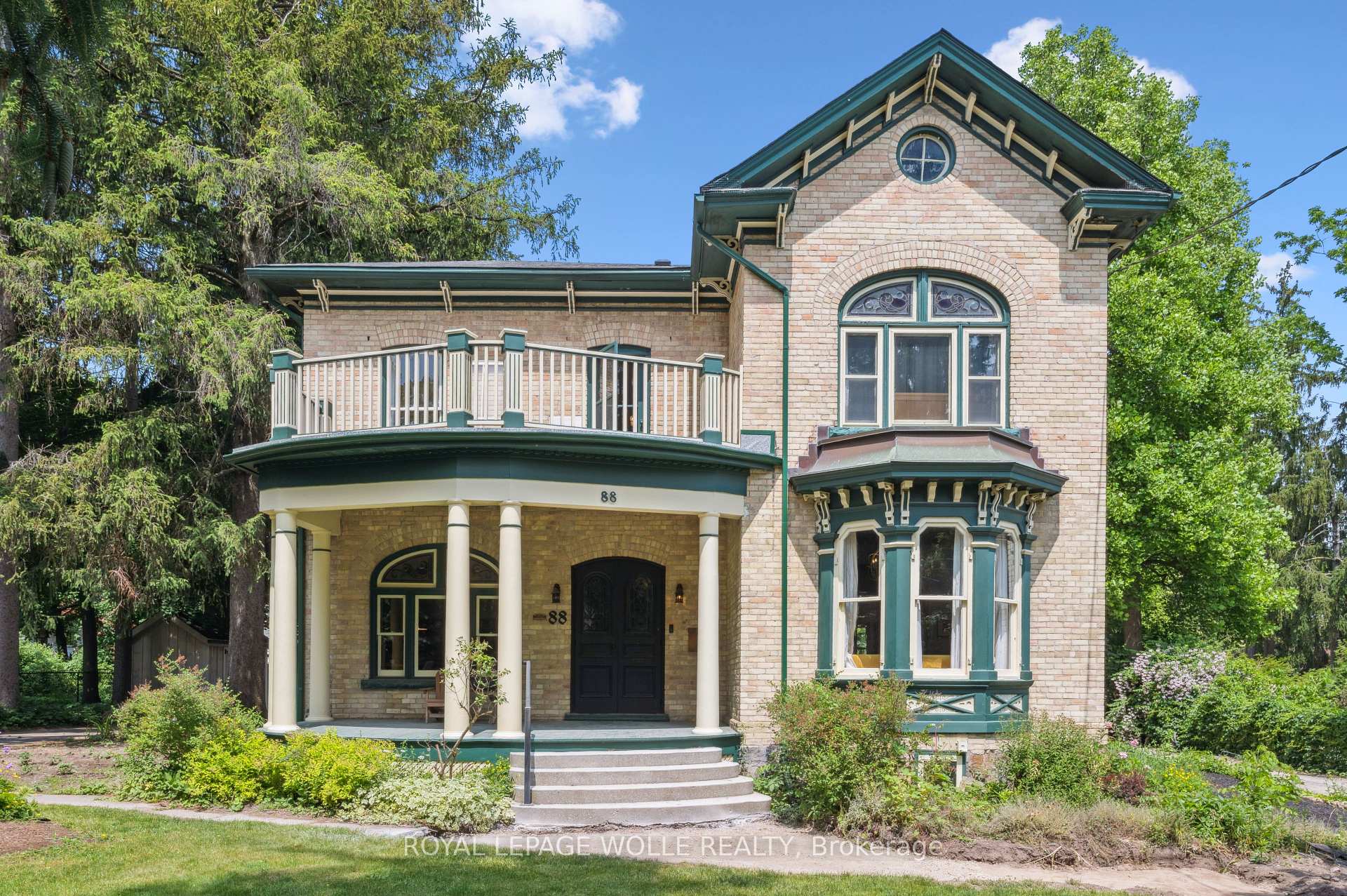 88 William Street W, Waterloo, ON N2L 1J7