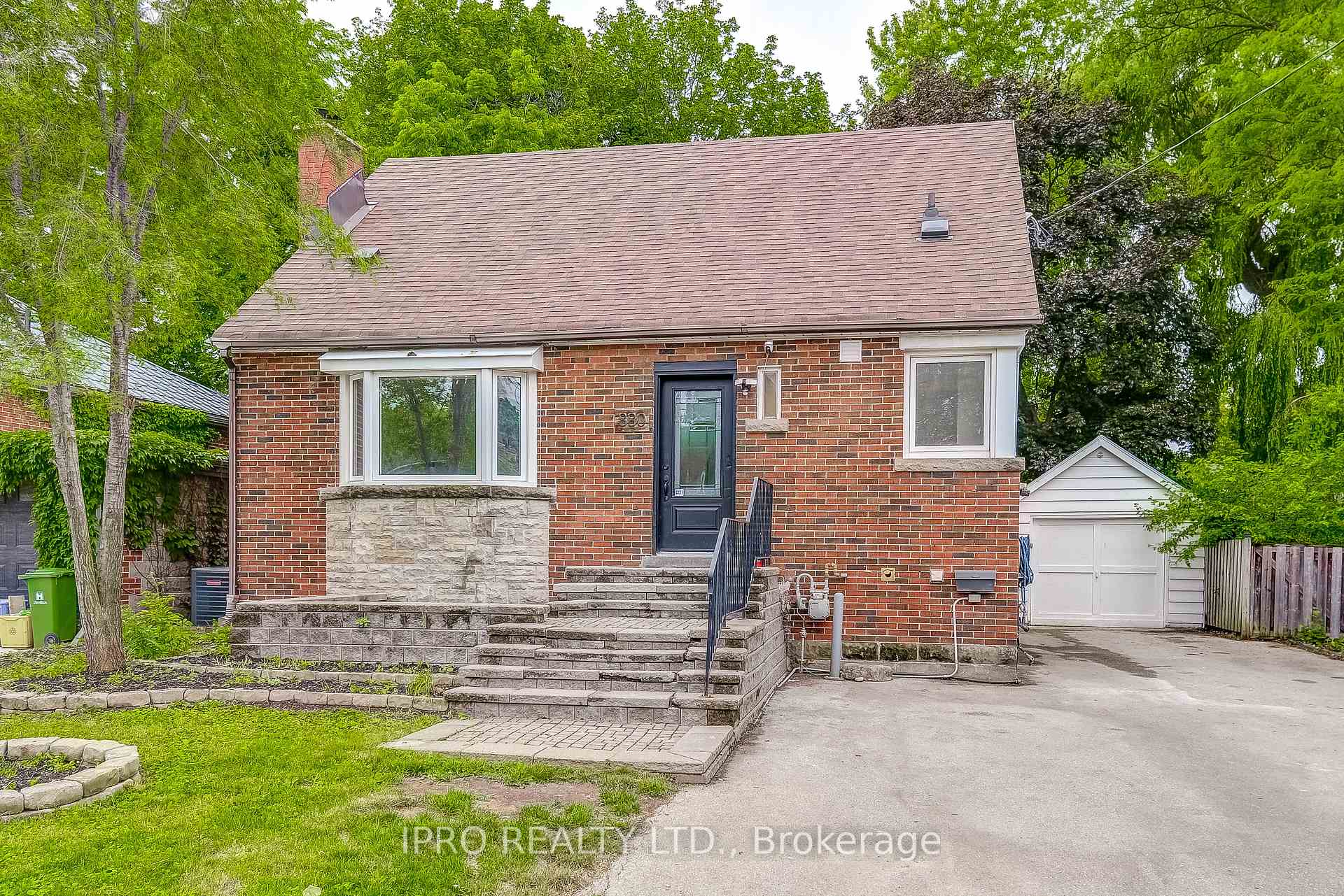880 Garth Street, Hamilton, ON L9C 4K9