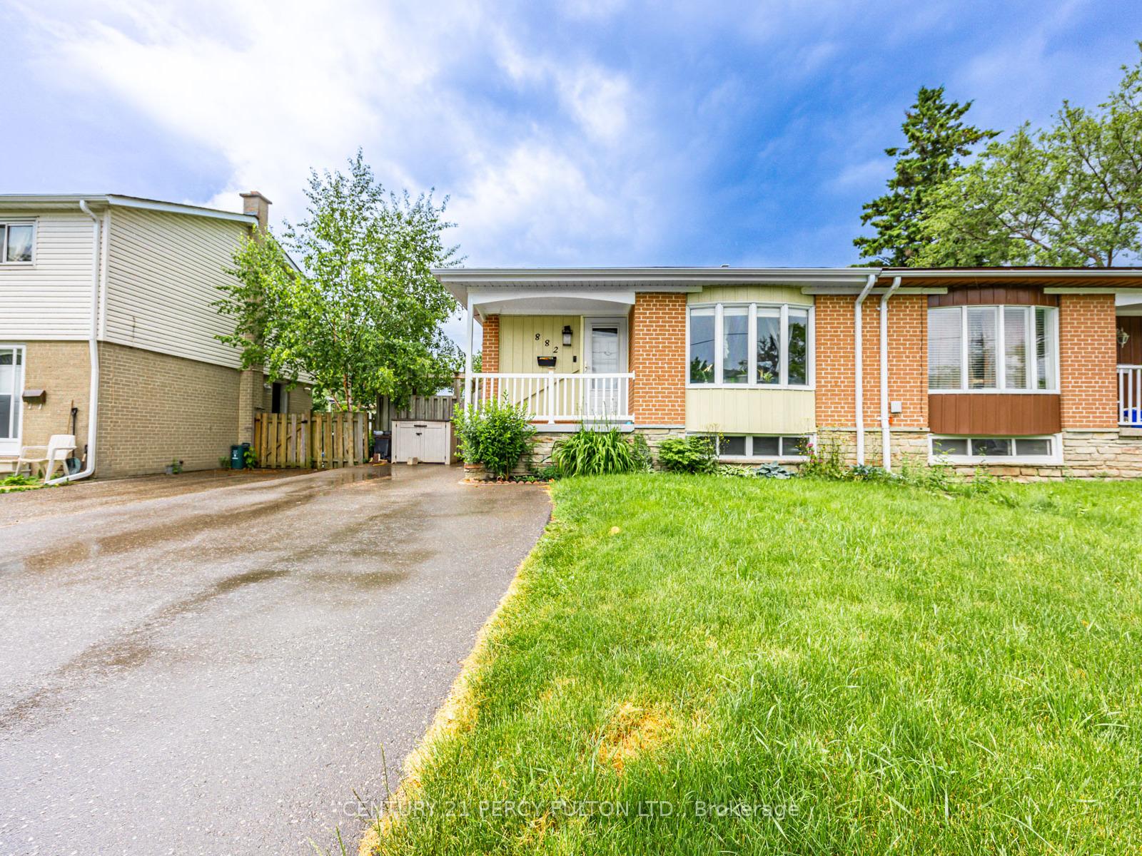 882 Liverpool Road, Pickering, ON L1W 1S4