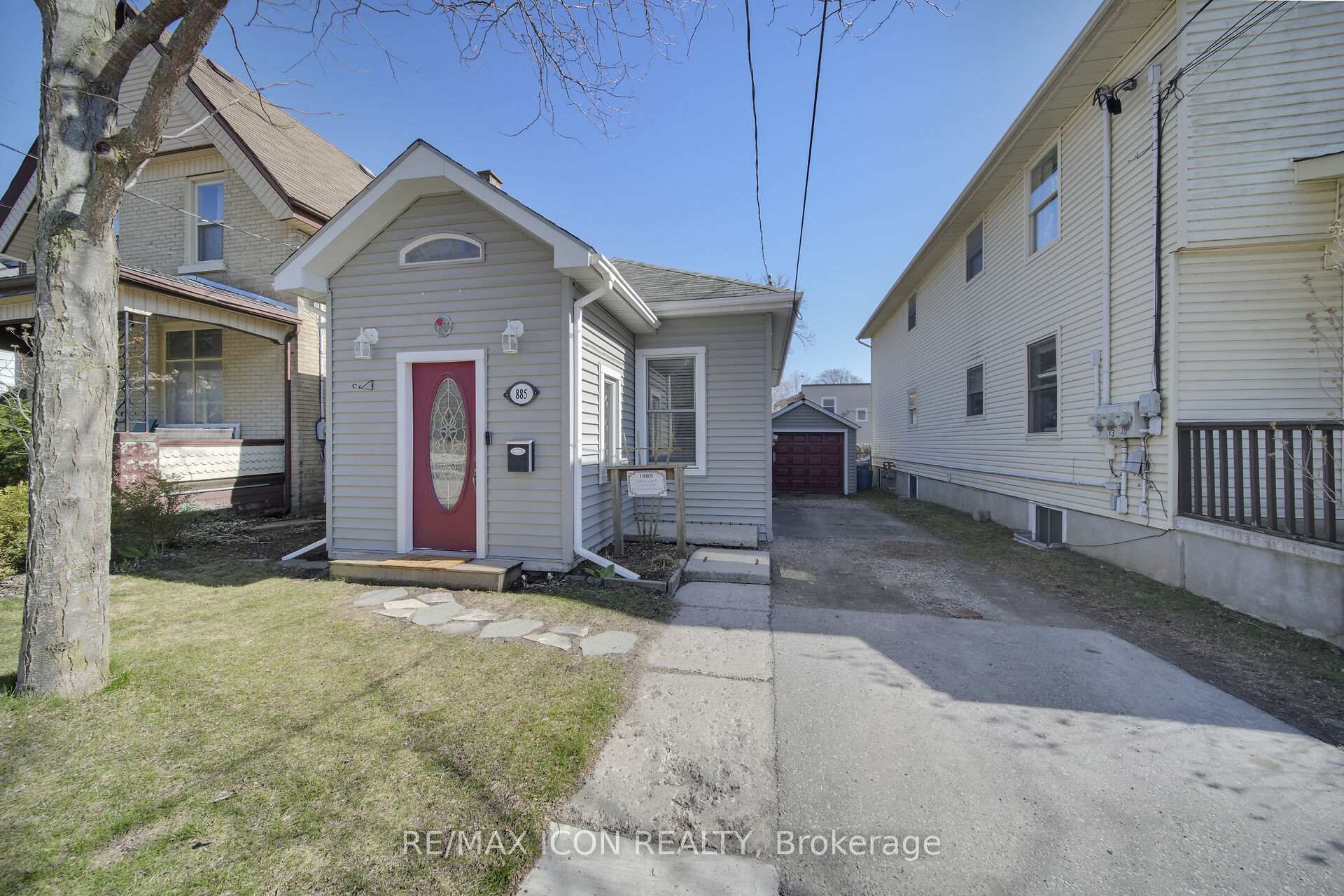 885 Dufferin Avenue, London East, ON N5W 3K3