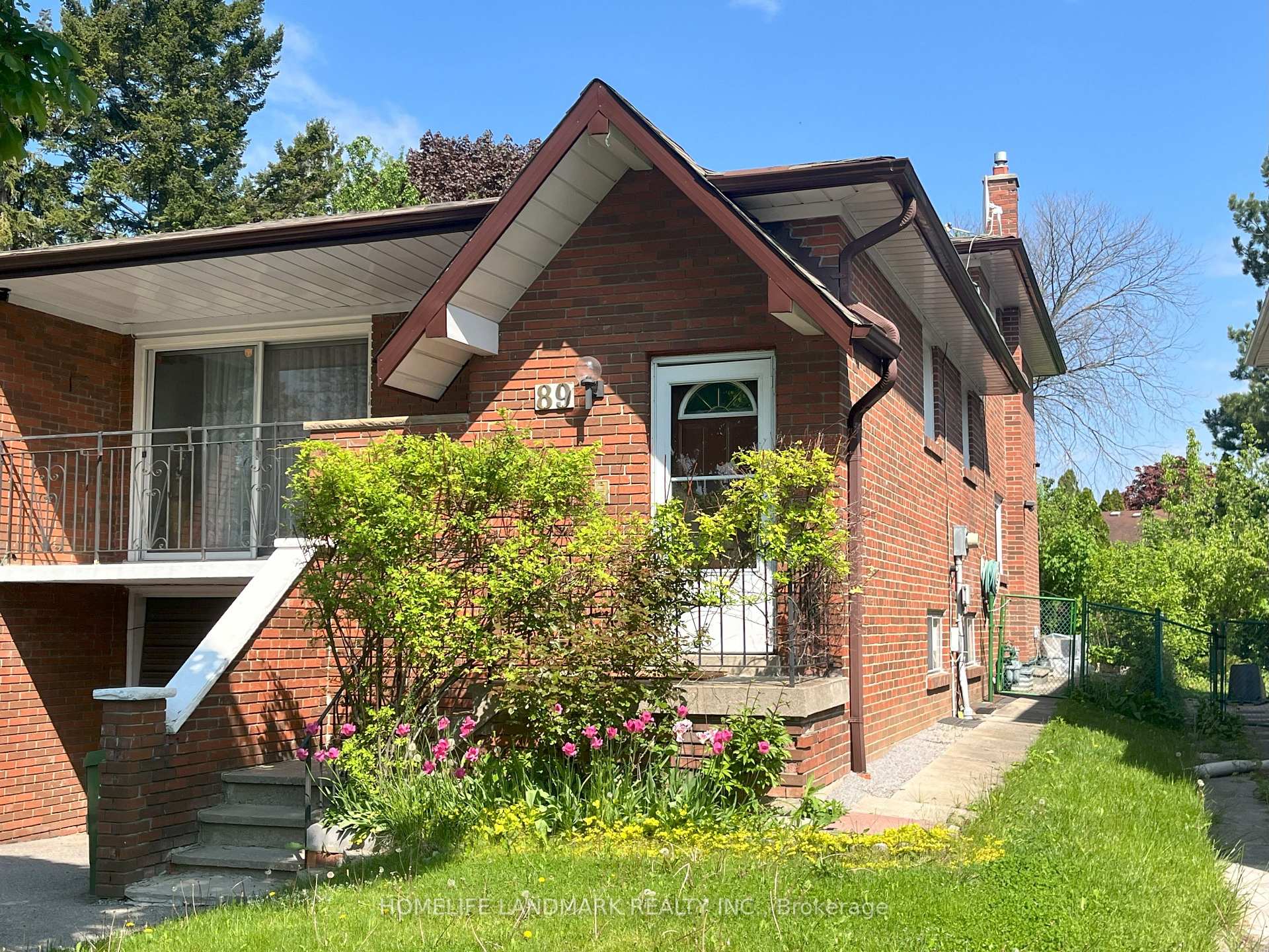 89 Baroness Crescent, Toronto, ON M2J 3K4