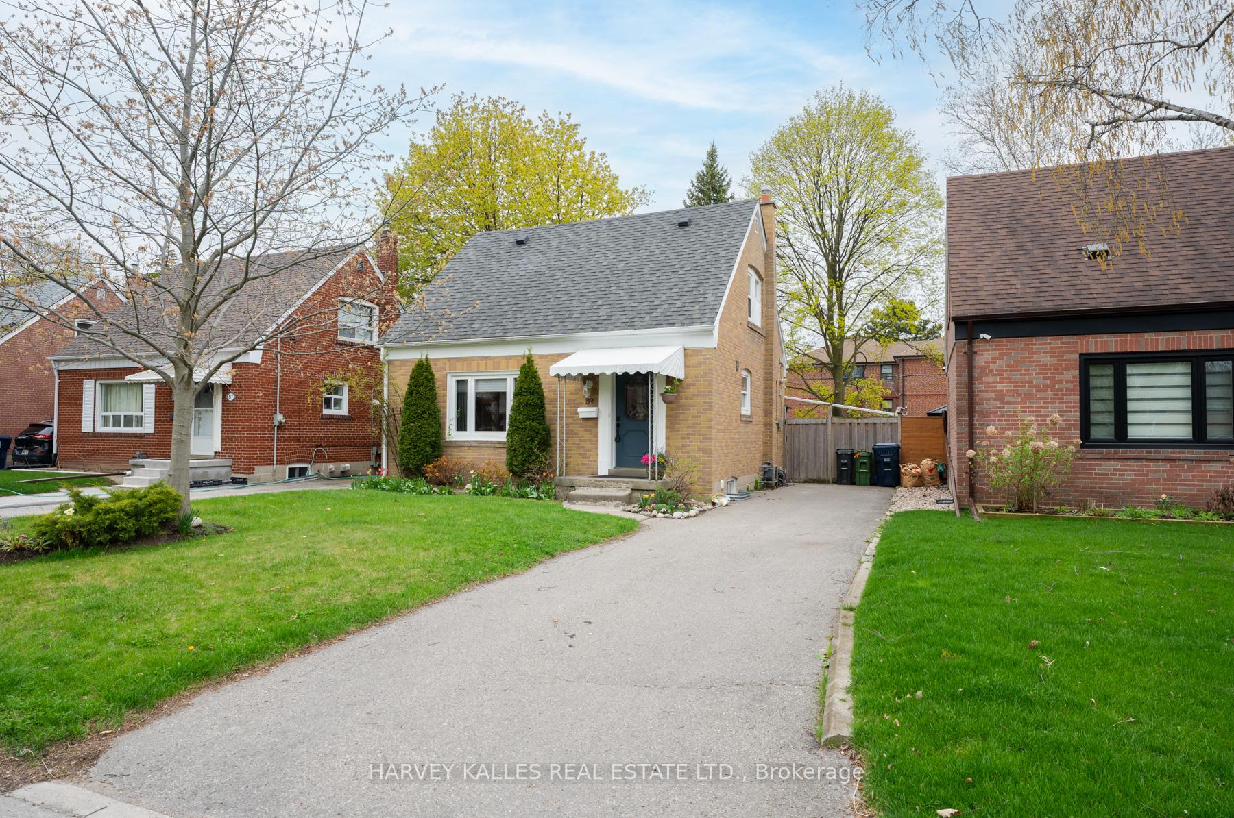 89 Charleswood Drive, Toronto, ON M3H 1X5