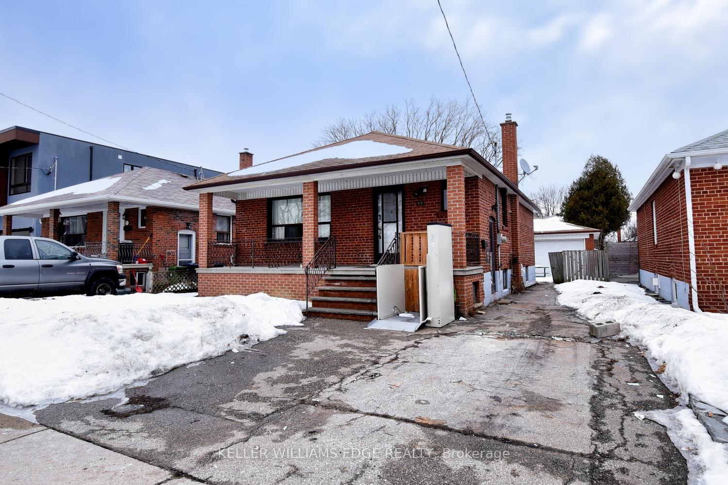 89 North Carson Street, Toronto, ON M8W 4C6